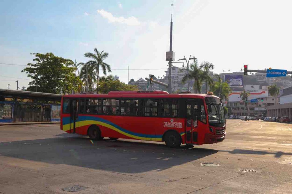 Reconocen usuarios la importancia del servicio del Acabús; piden que ...