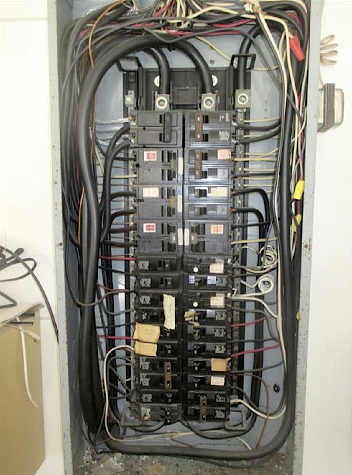 Inspecting the Main Electrical Panelboard During a Home Inspection ...