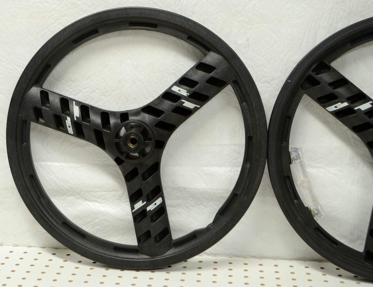 BMXmuseum.com For Sale / GT Mags ACS Stealth 20" mag bmx wheels mid ...