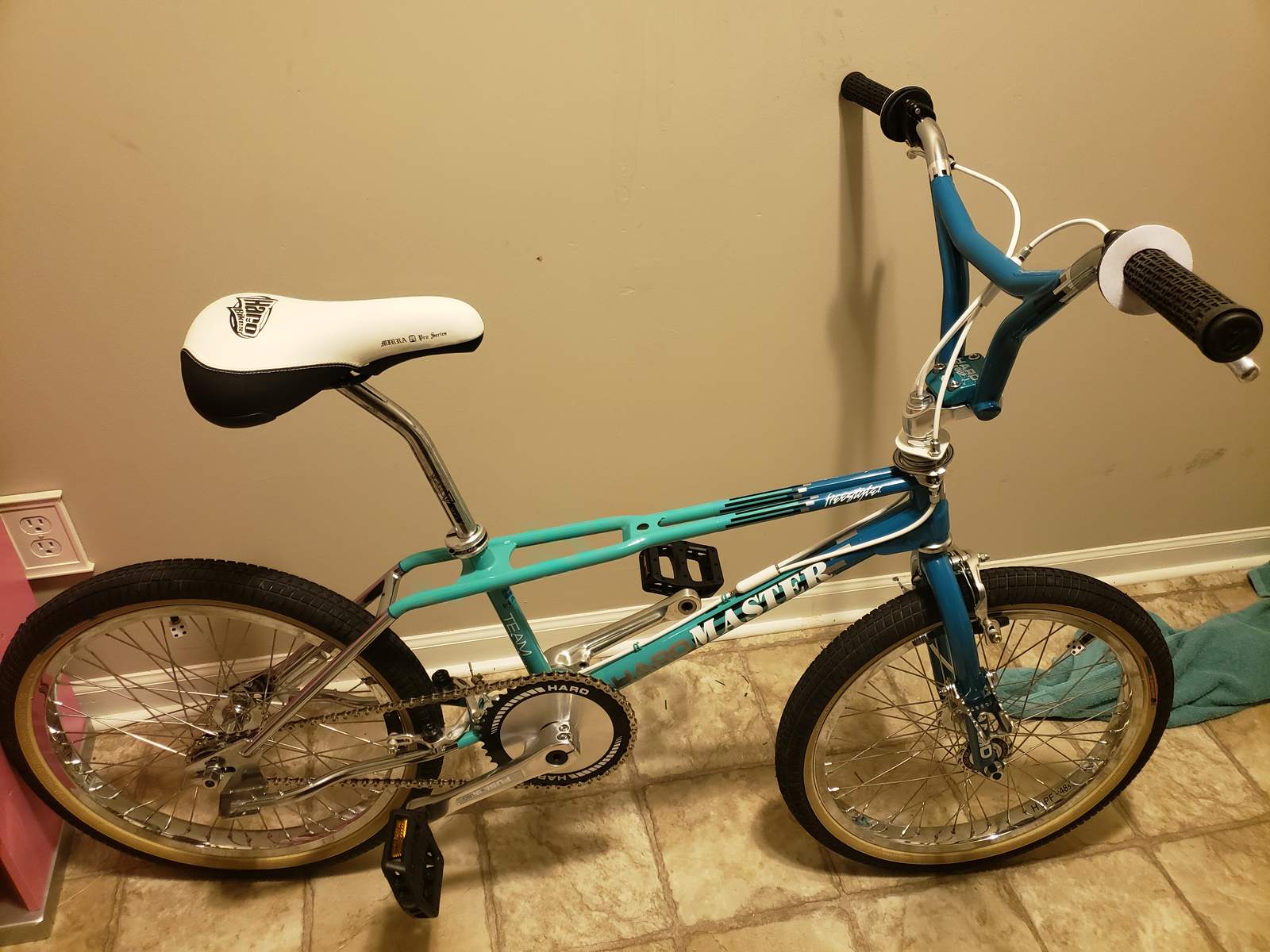 "Retro" Haro Lineage builds / or anything that is Retro Remake Custom ...