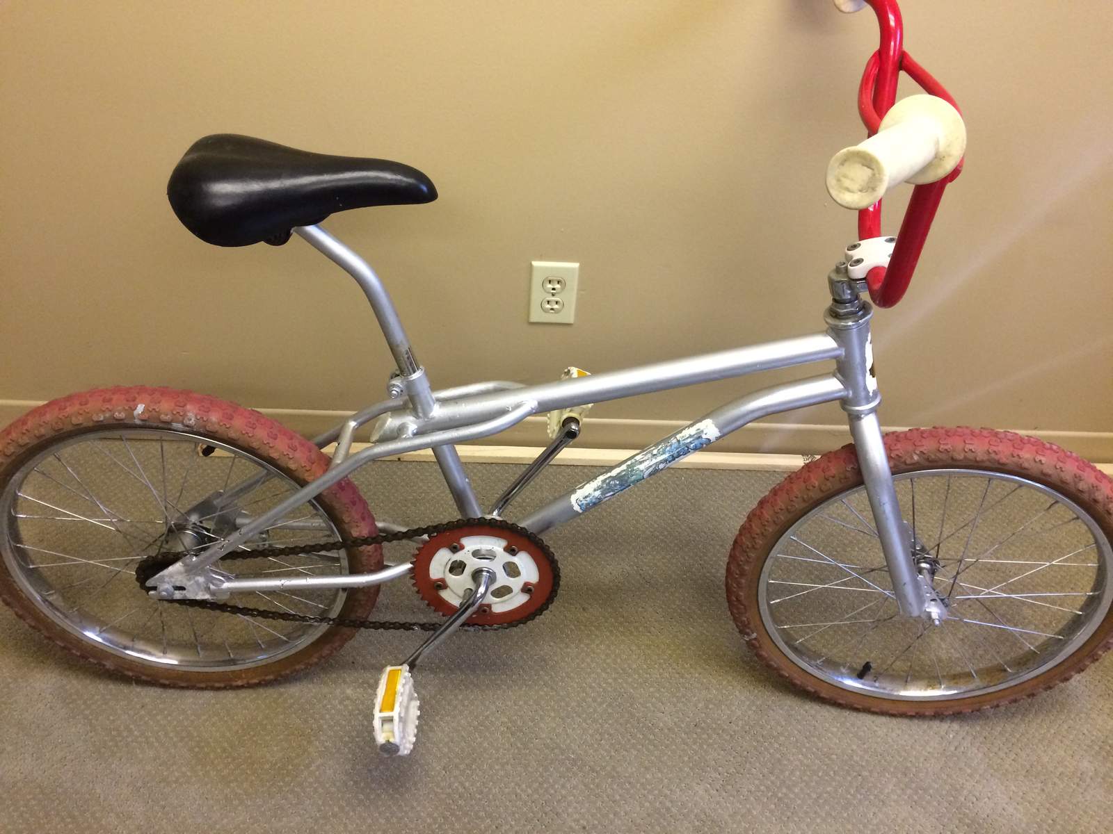 What have I just picked up? Raleigh? - BMXmuseum.com Forums