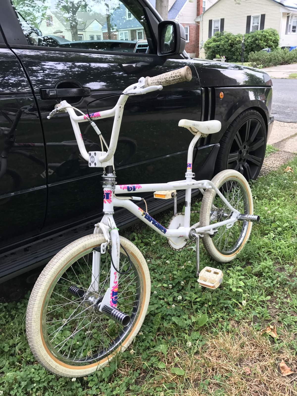 BMX and muscle cars ? Hot Rods have them share pics with the class ...