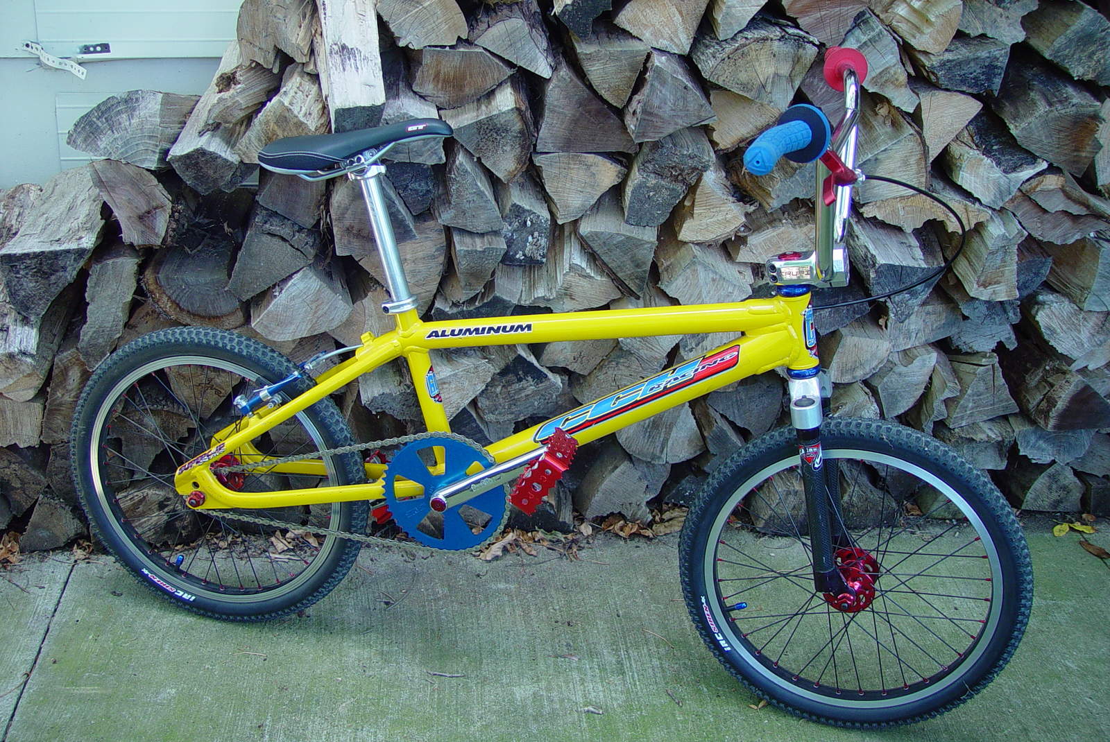 lets see those mid school race bikes! - BMXmuseum.com Forums