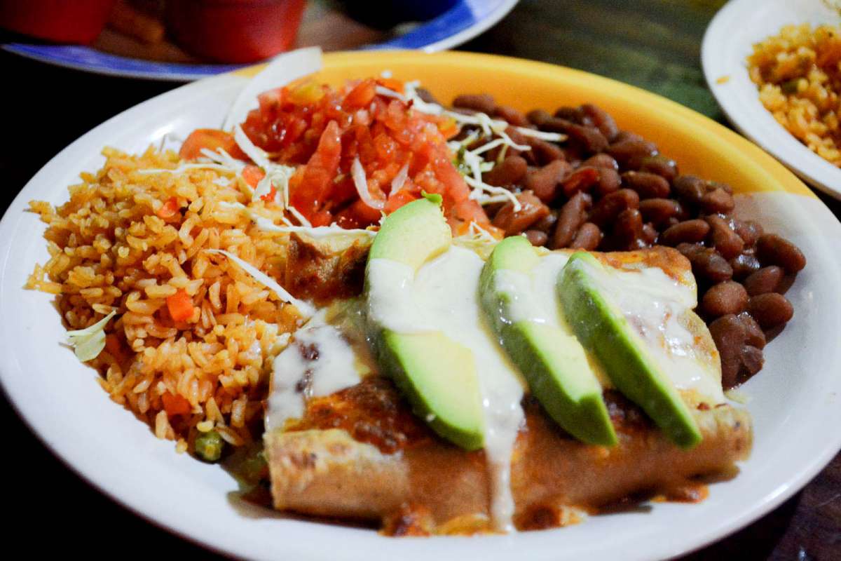 10 Iconic Dishes From Around The World (That Are Worth Traveling For)