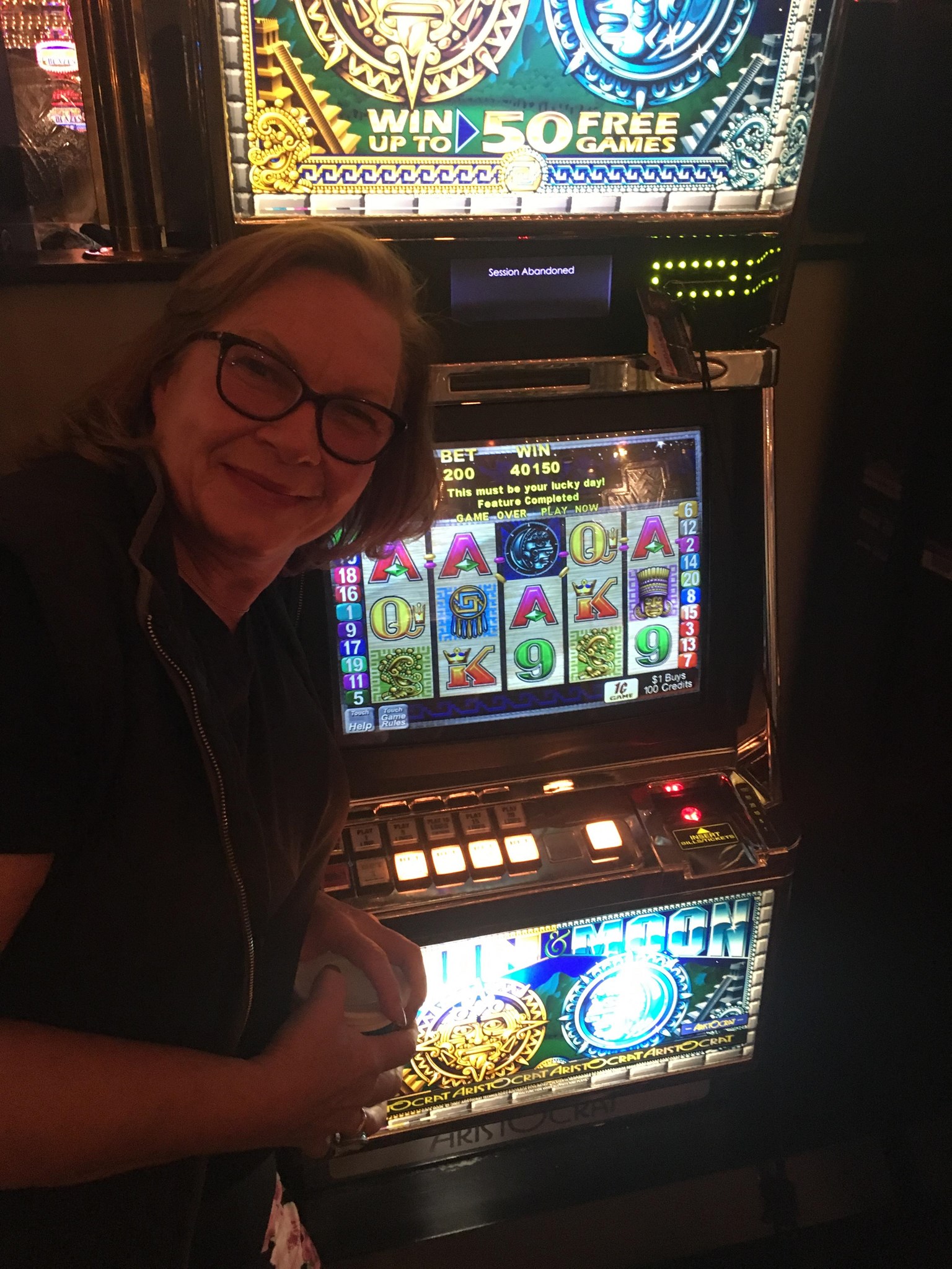 Sun & Moon Slot Machine by Aristocrat