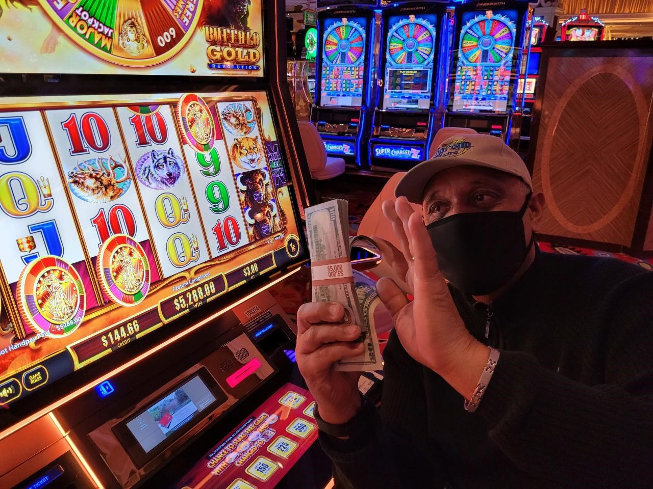 Buffalo Stampede Slot Machine by Aristocrat