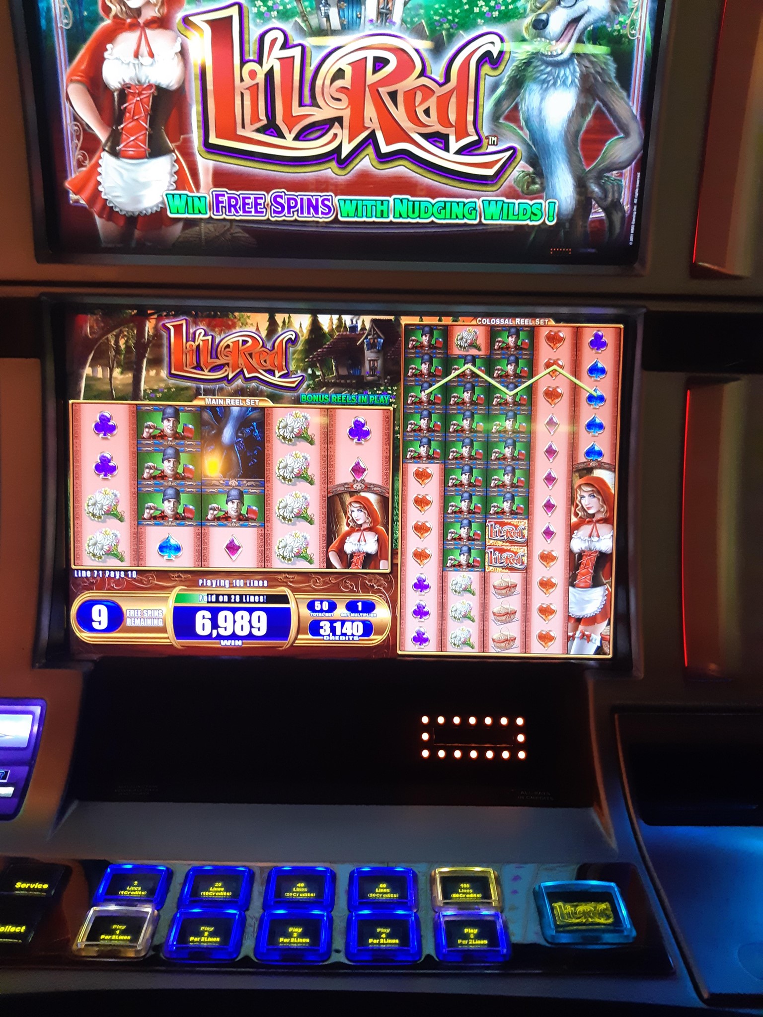 Lil Red Slot Machine by WMS