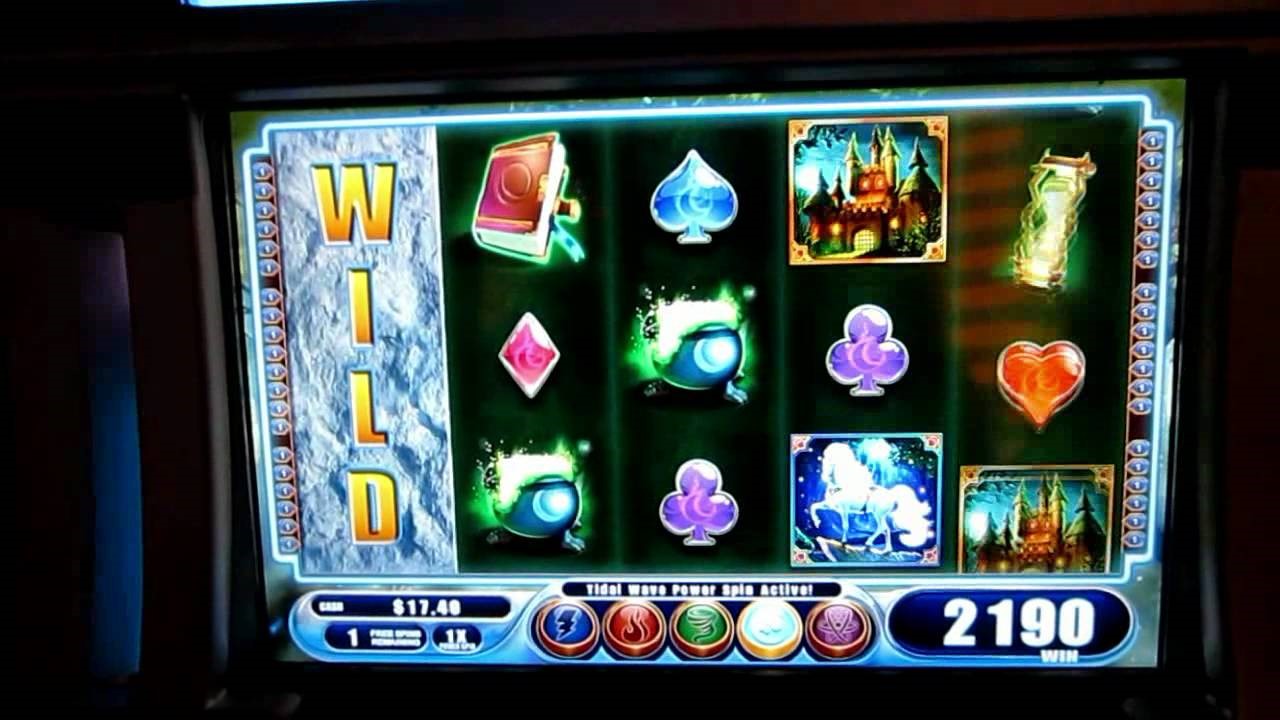 Crescent Moon Slot Machine by WMS