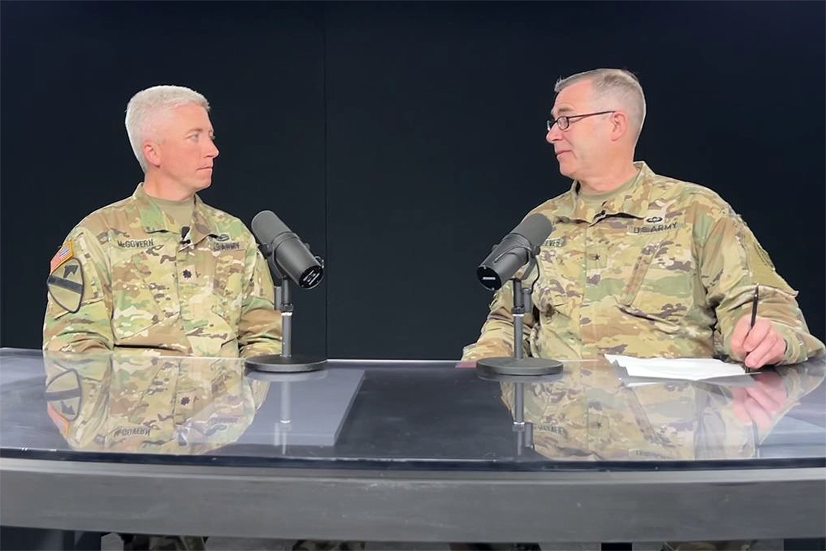 Dean discusses Black History Project with History professor | United ...