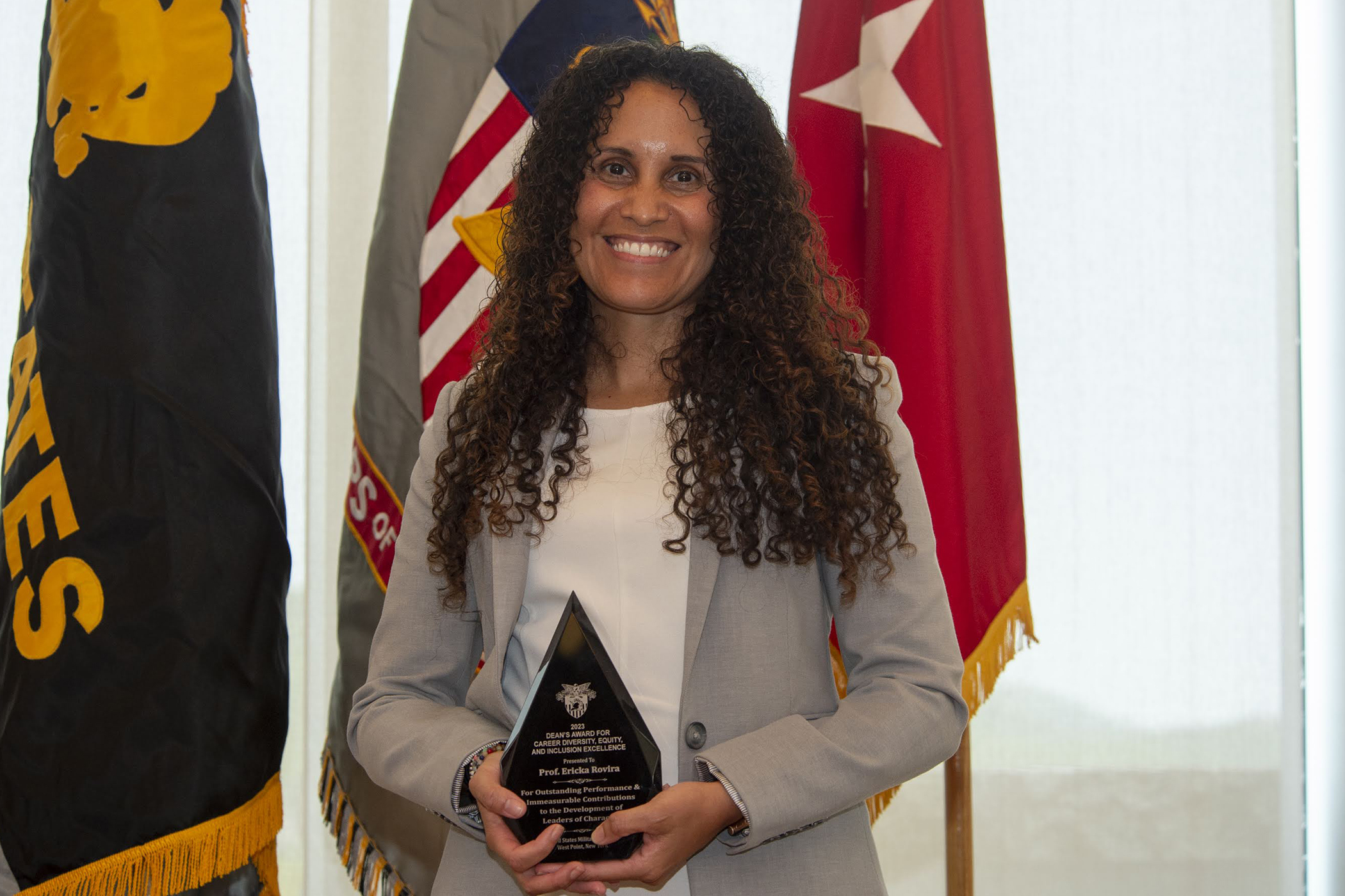 Dean recognizes instructors, professors during Dean's Awards ceremony ...