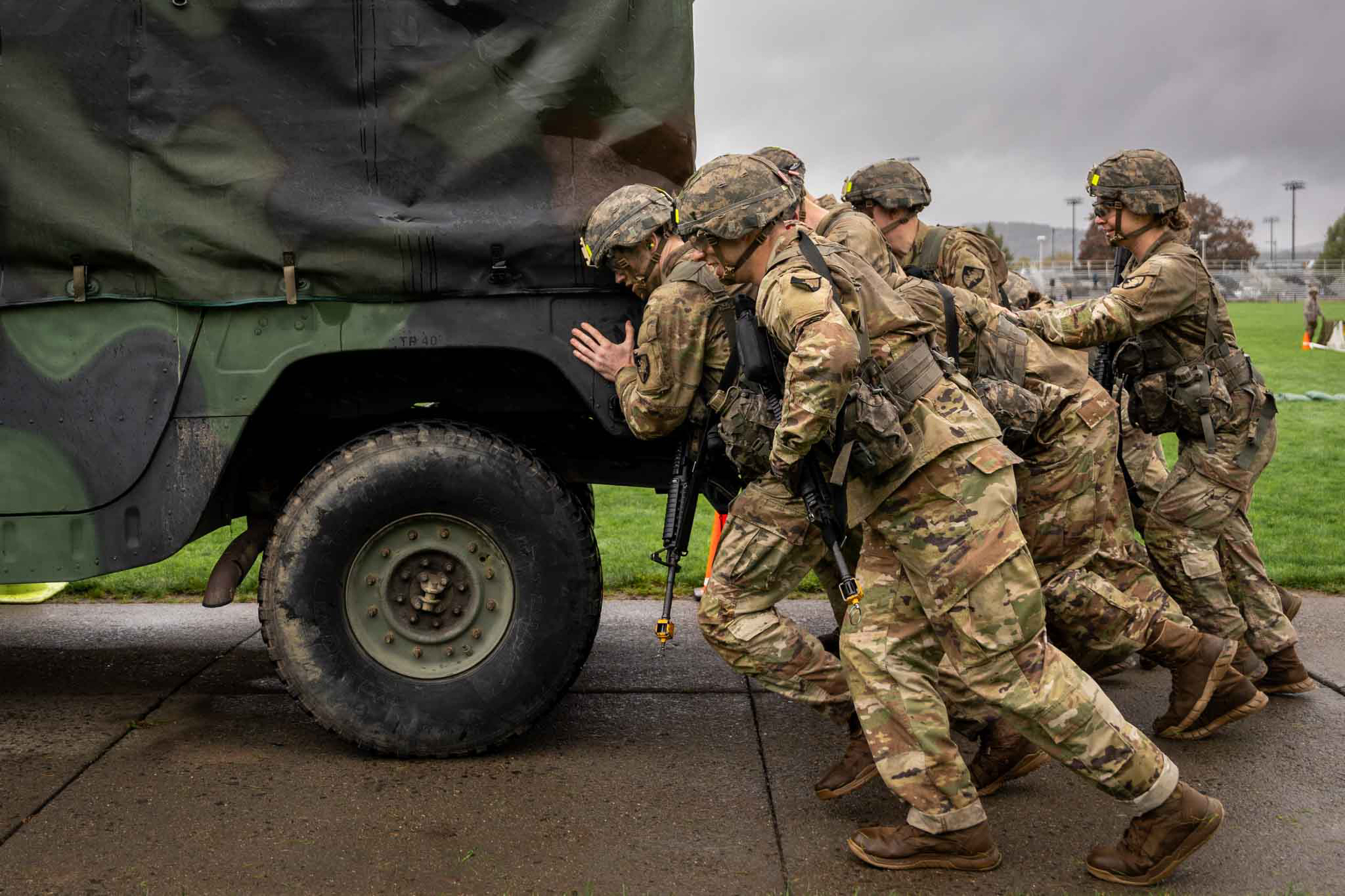 U.S. Military Academy Gold team takes top spot as 12 teams earn place ...