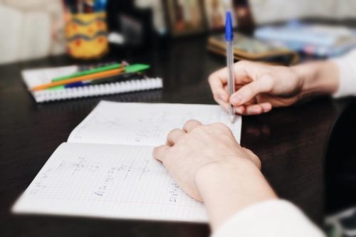 Working While Studying: The Right Approach? | Bradley University Online