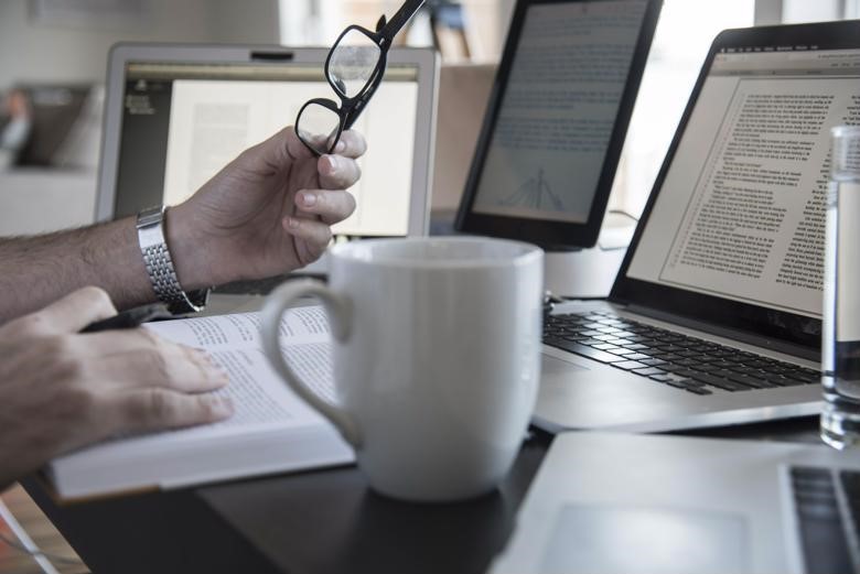 Developing research skills with an MSW | Regis College Online