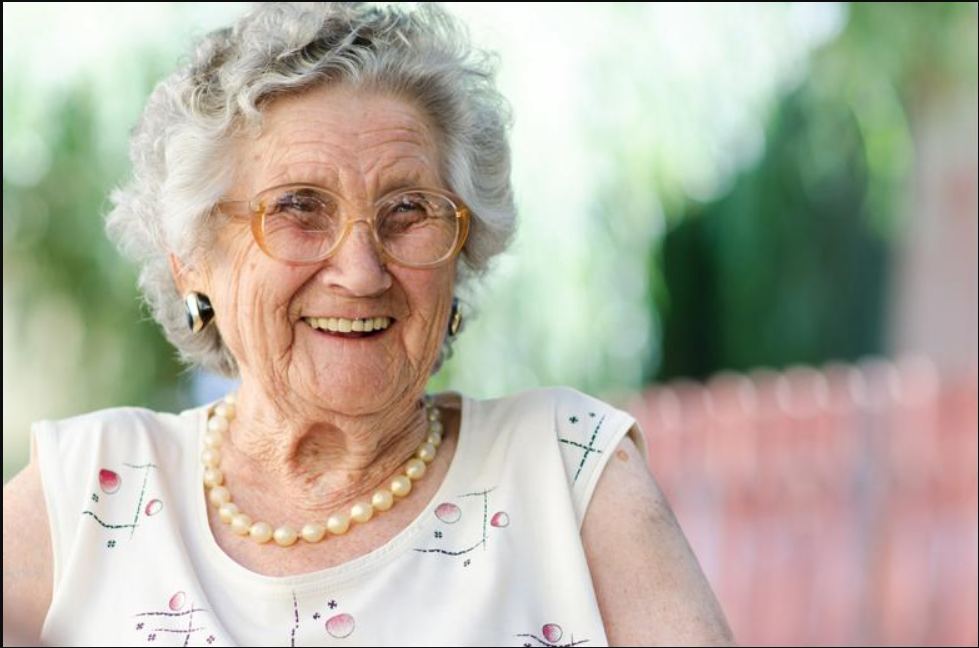 Roles & Responsibilities of a Hospice Social Worker | Regis College Online