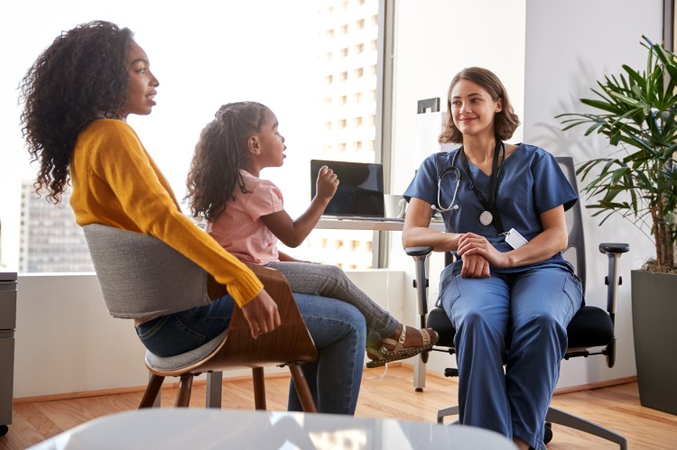 How to Become a Family Nurse Practitioner | Regis College Online