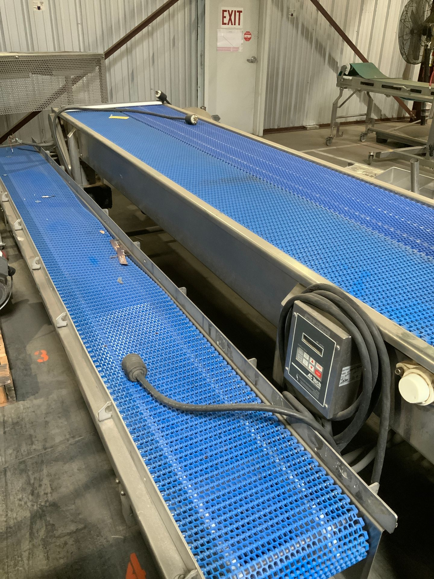 STAINLESS POWERED BELT CONVEYOR SYSTEM