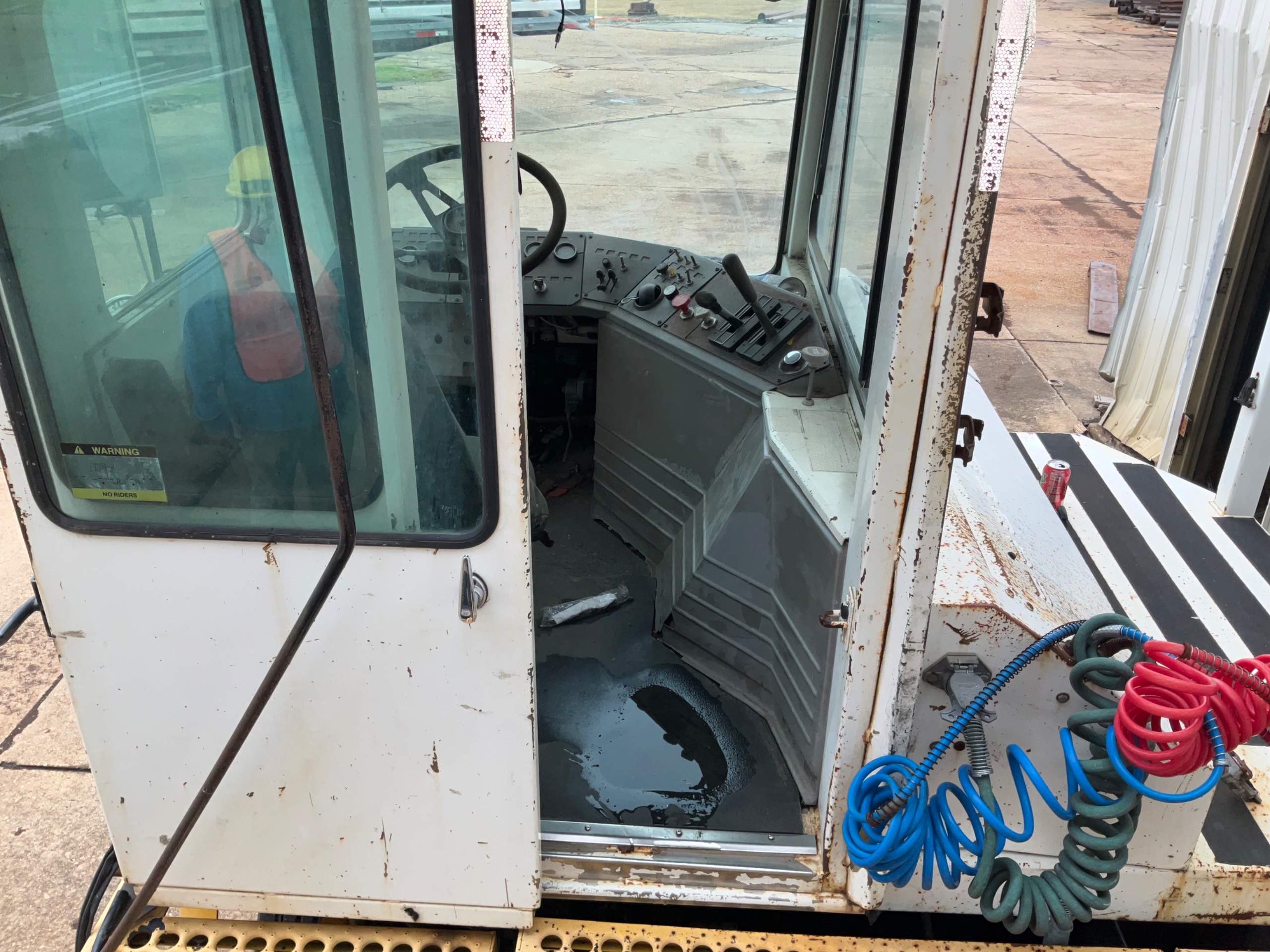 1998 OTTAWA COMMANDO 30 YARD SPOTTER TRUCK