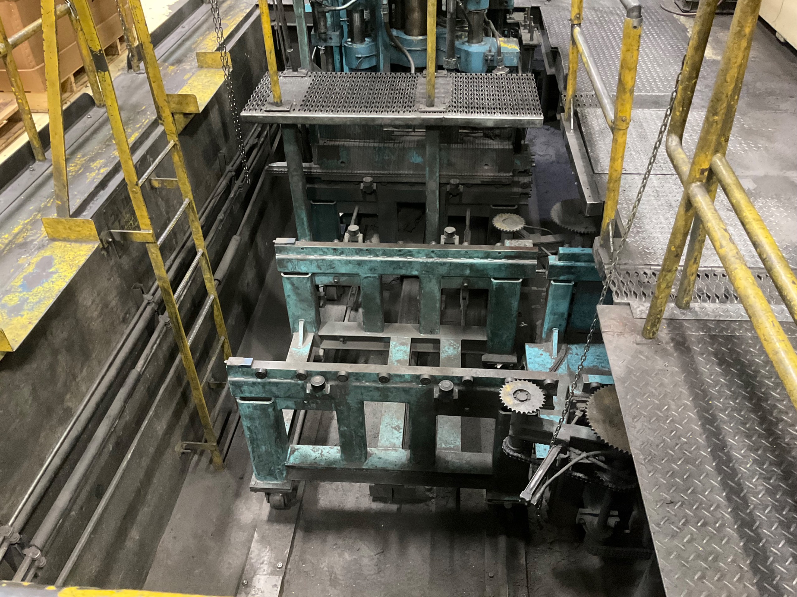 CINCINNATI 220-DCII-6 220 TON COMPACTING PRESS For Sale | Aucto