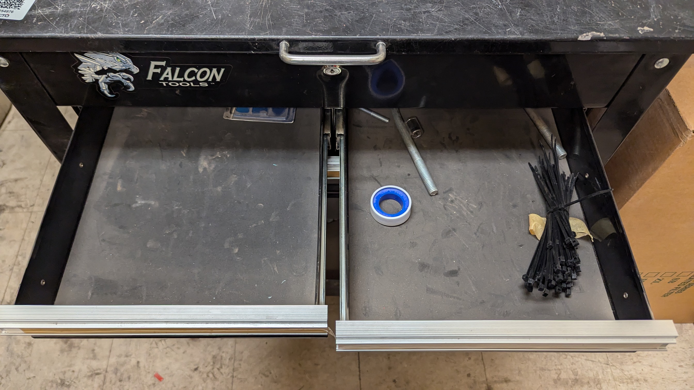 FALCON ROLLING TOOL CHEST WITH HAND TOOLS