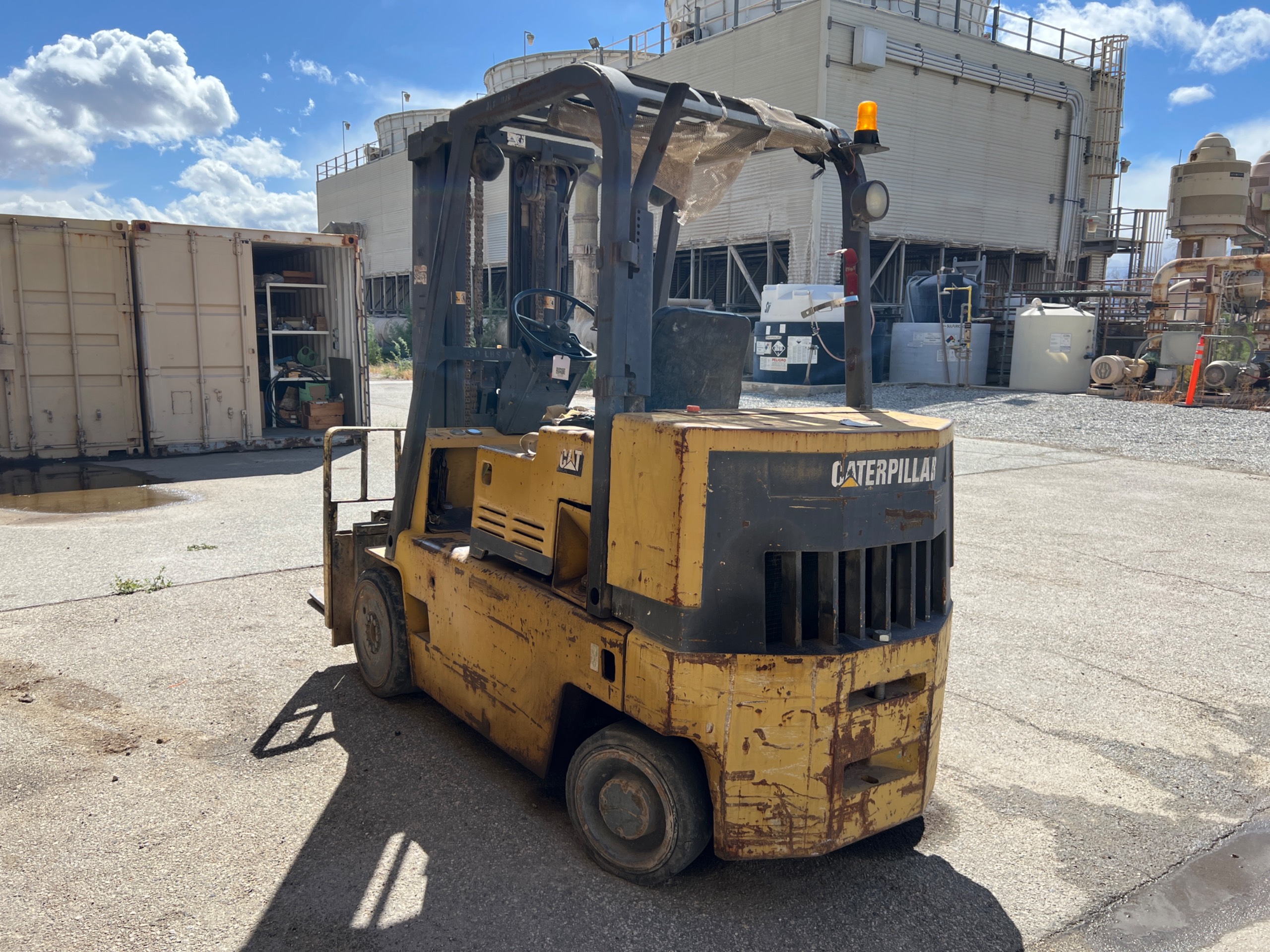 CATERPILLAR T70D SIT-DOWN FORKLIFT