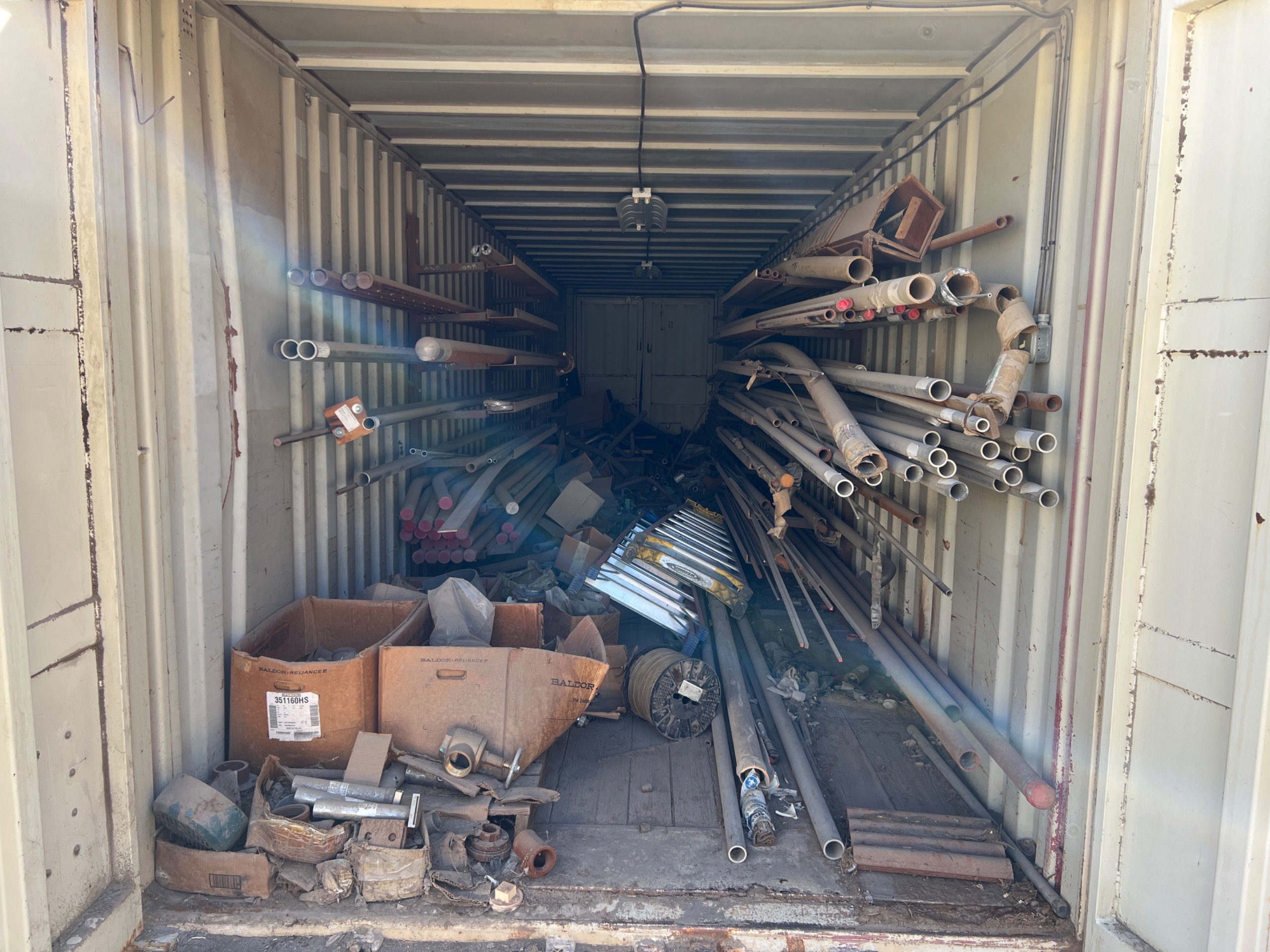 40' STORAGE CONTAINER