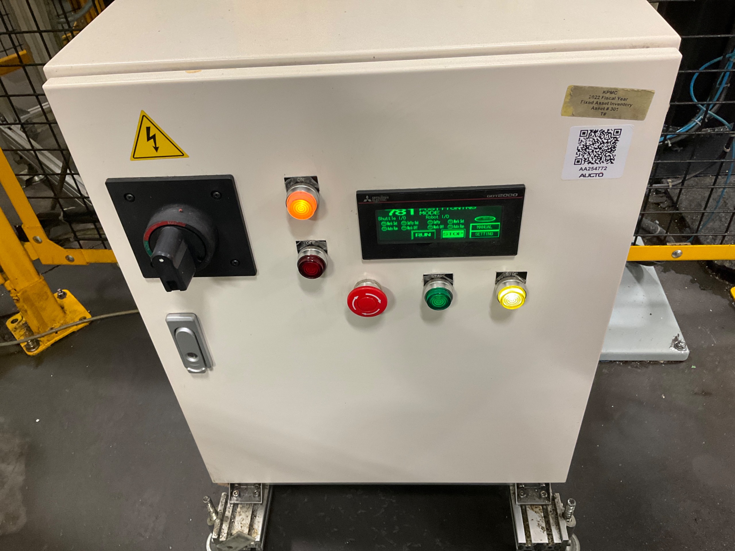 2010 IAI IXP-3NG510GL-WA-M-P3 ROBOT & CONROLLER ASSEMBLY For Sale | Aucto