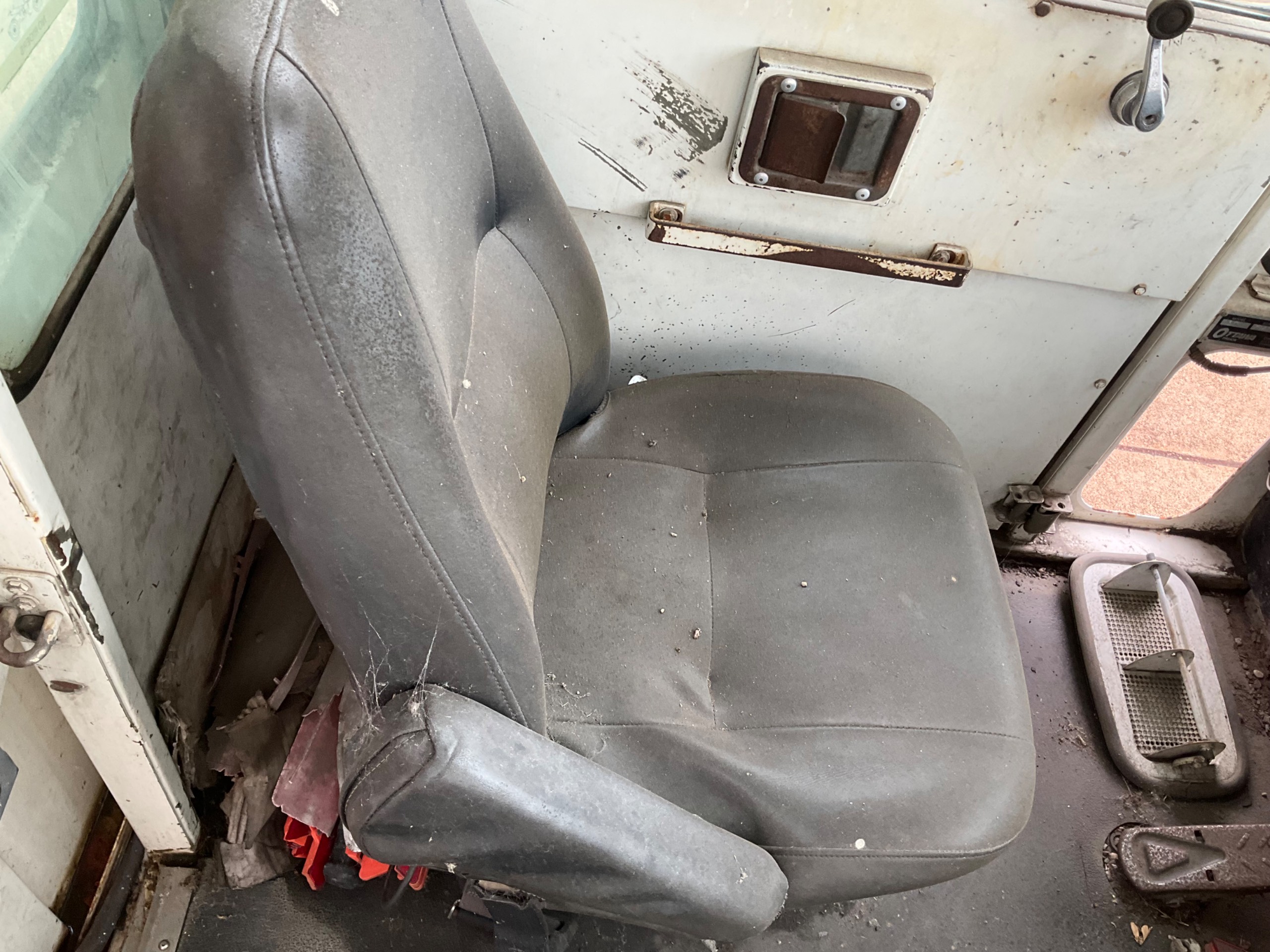 1998 OTTAWA COMMANDO 30 YARD SPOTTER TRUCK