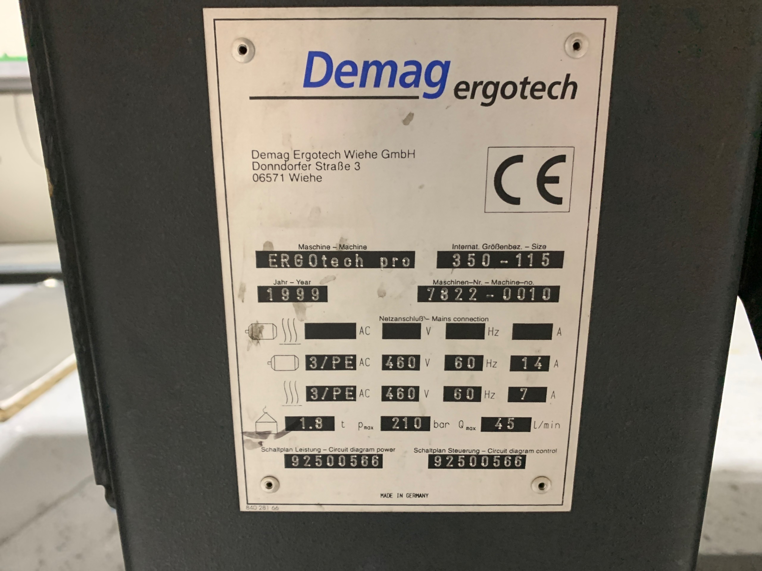 1999 DEMAG ERGOTECH PRO 35 TON INJECTION MOLDING MACHINE