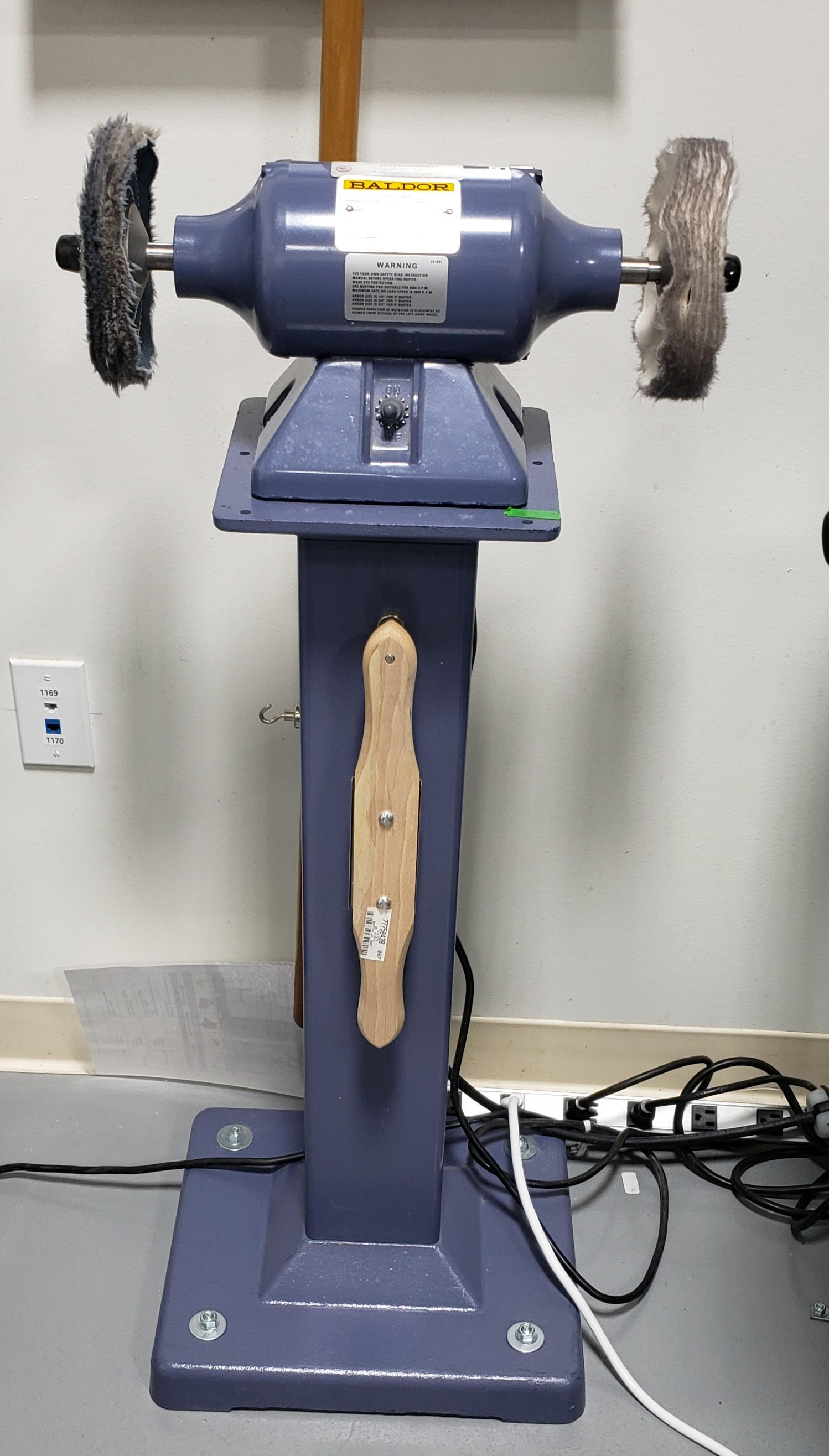 BALDOR BUFFER CLEANING MACHINE