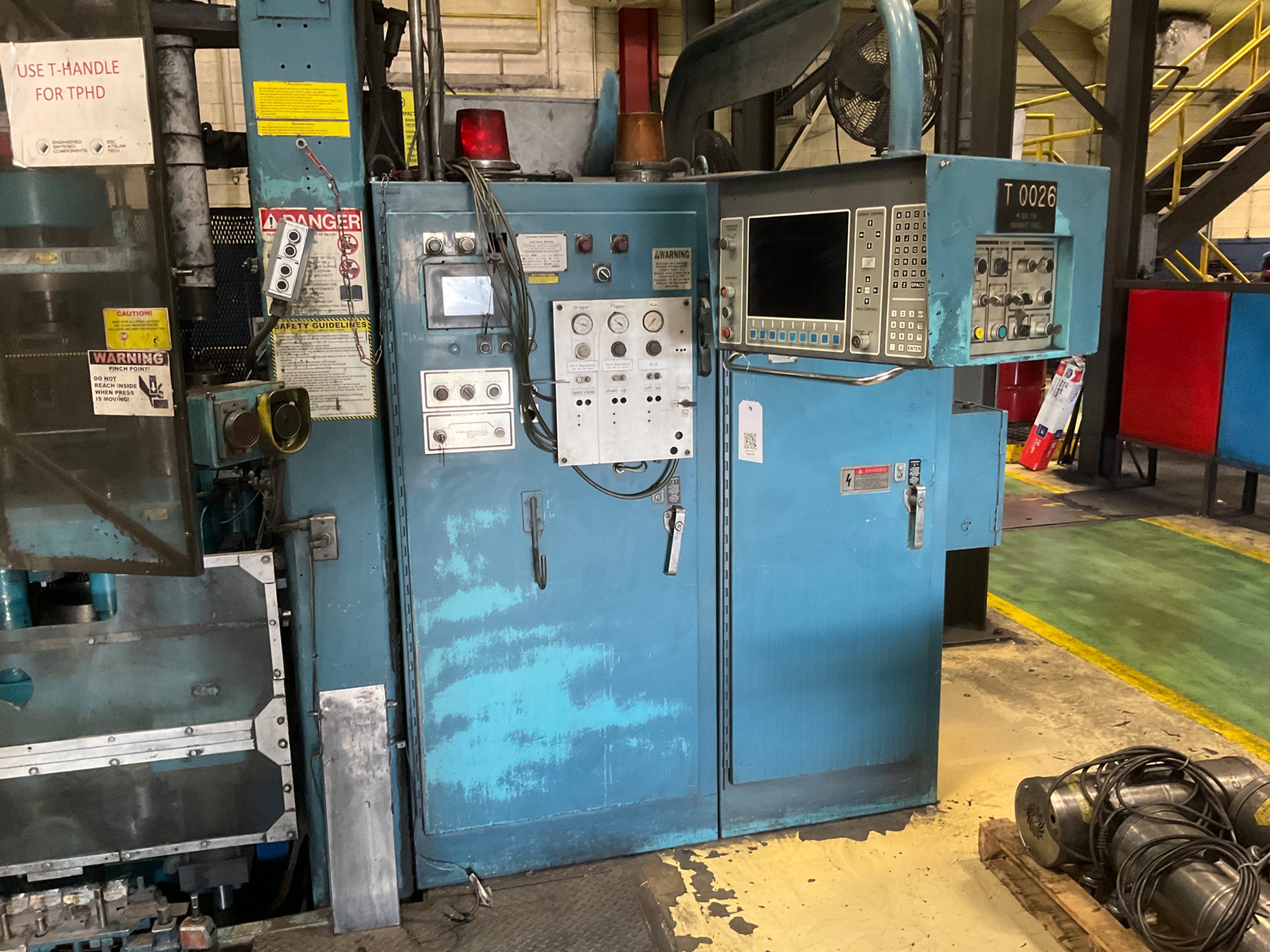 CINCINNATI 220-DCII-6 220 TON COMPACTING PRESS