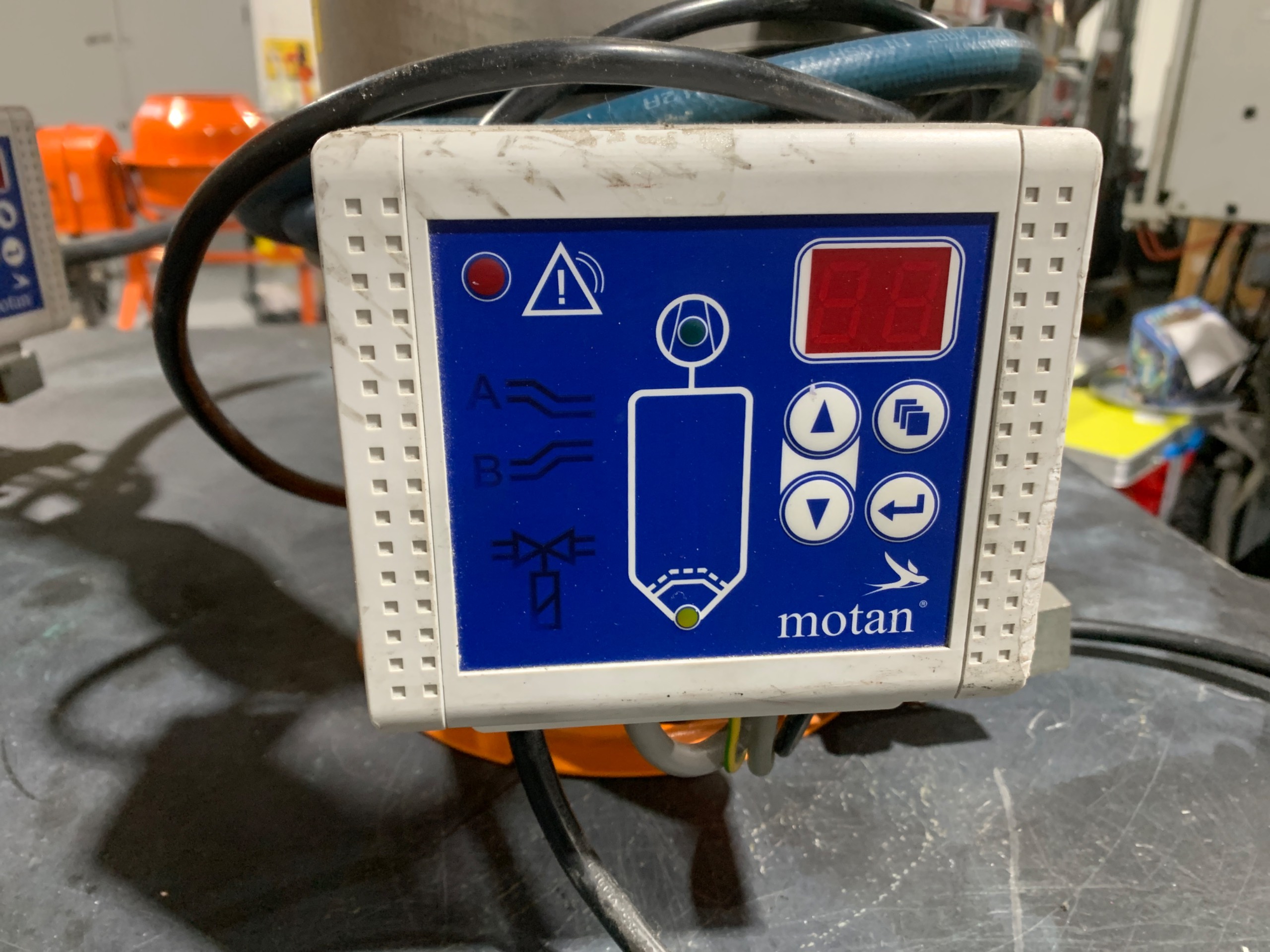 MOTAN METRO HES 50-1ANC-AAA-B-A-Z MATERIAL LOADER