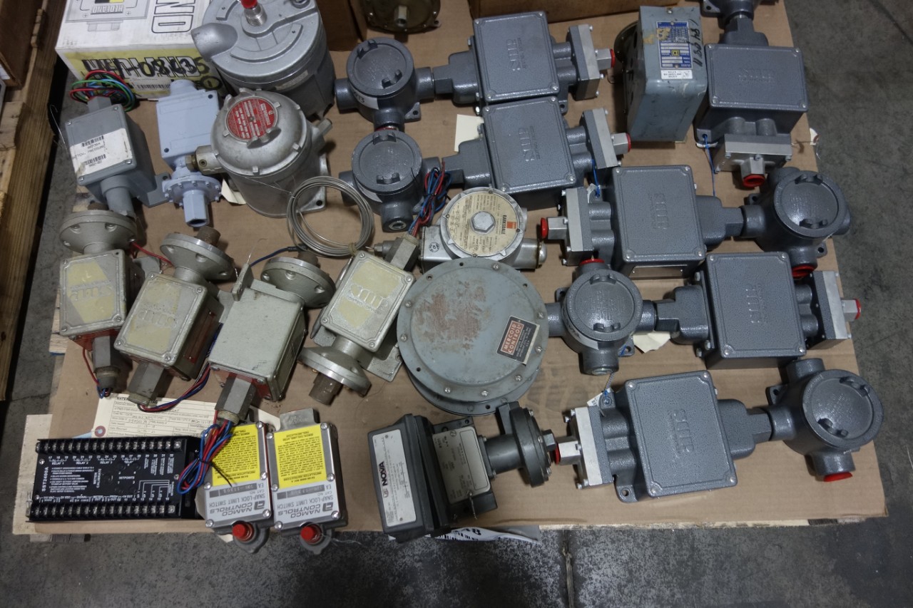 SKU 1070448 - 4 PALLETS OF ASSORTED SWITCHES