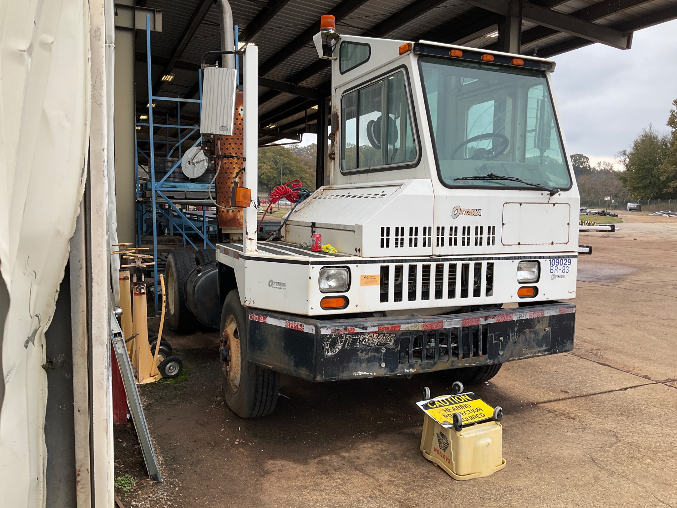1998 OTTAWA COMMANDO 30 YARD SPOTTER TRUCK