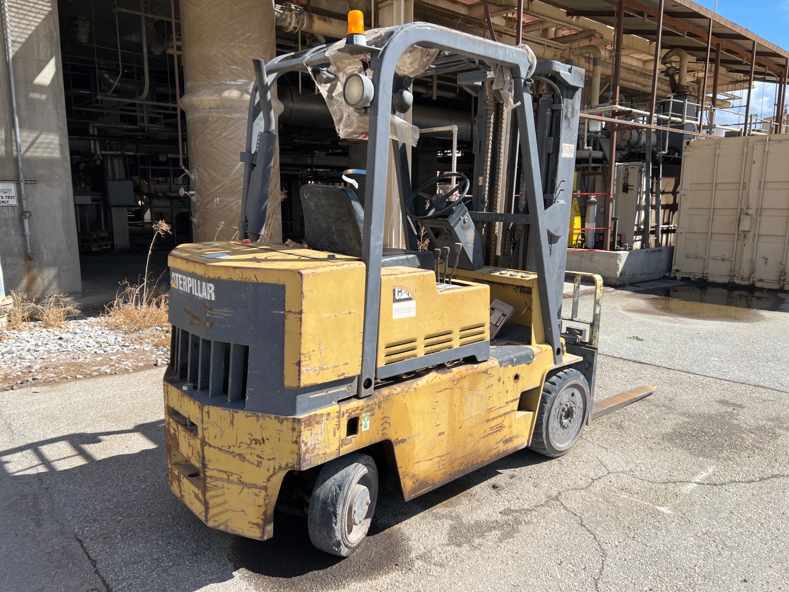 CATERPILLAR T70D SIT-DOWN FORKLIFT