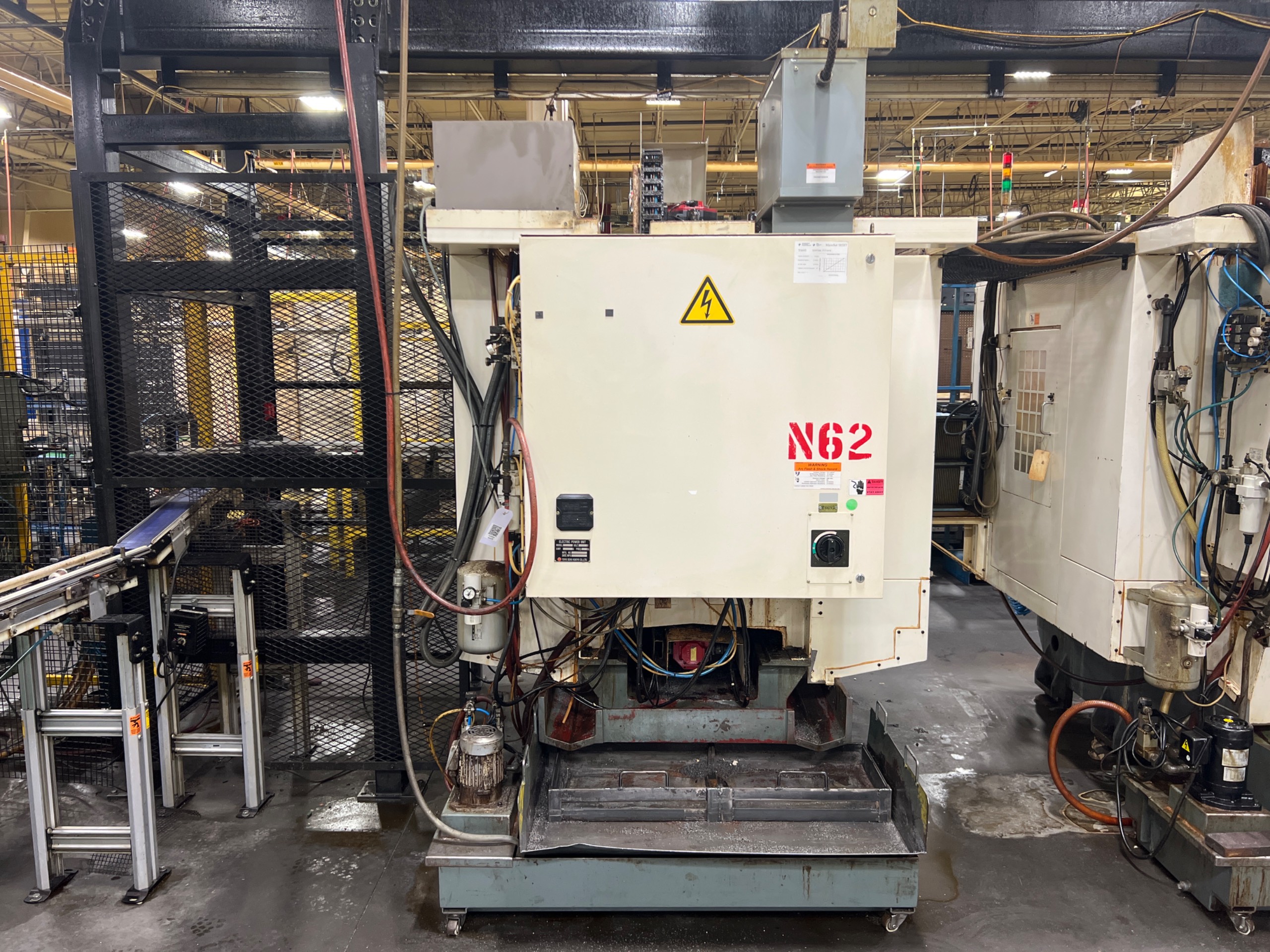 2003 TOYOSK TVT301S VERTICAL MACHINING CENTER