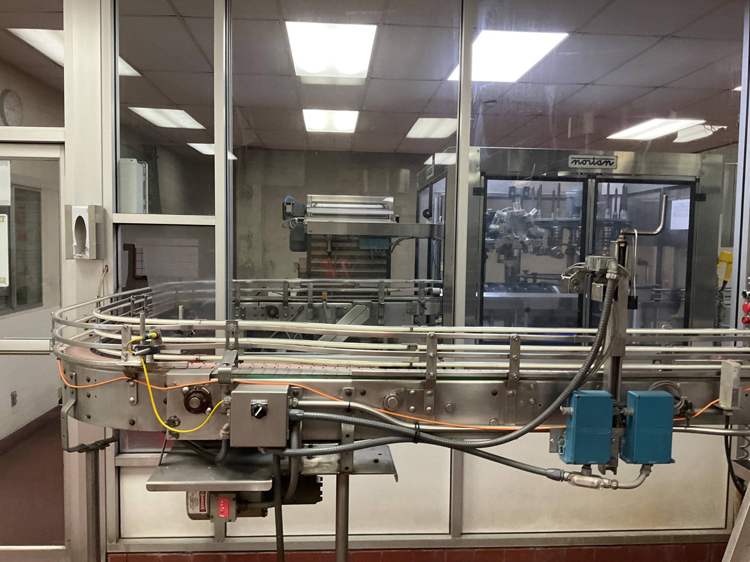 COMPLETE BOTTLING LINE A - 750ML WINE BOTTLES