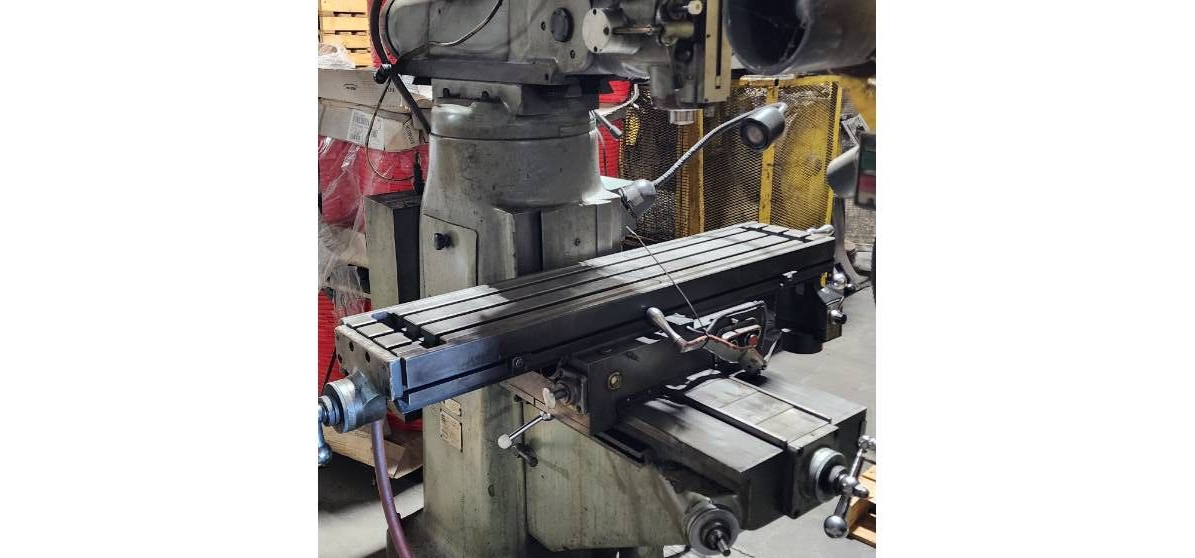 SUMMIT V-244 VERTICAL MILLING MACHINE