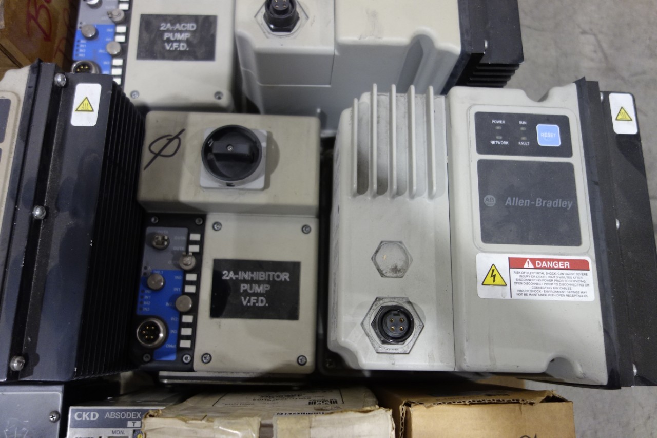 SKU 1074573- PALLET OF ASSORTED VFD MOTOR DRIVES For Sale | Aucto
