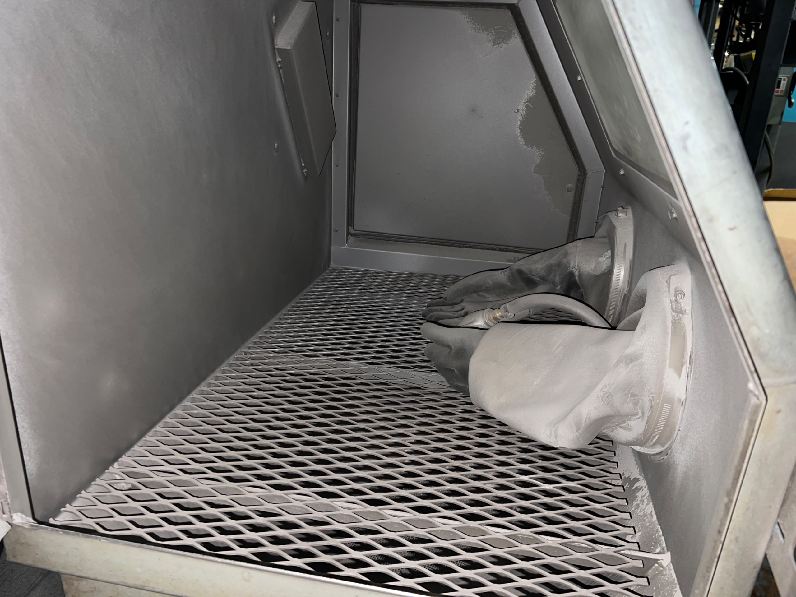 BLAST-IT-ALL LITTLE-BLASTER SAND BLASTING MACHINE For Sale | Aucto