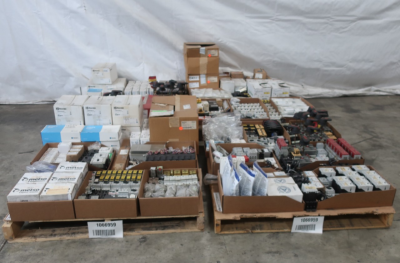 SKU 1066959 - 4 PALLETS OF ASSORTED ELECTRICAL COMPONENTS