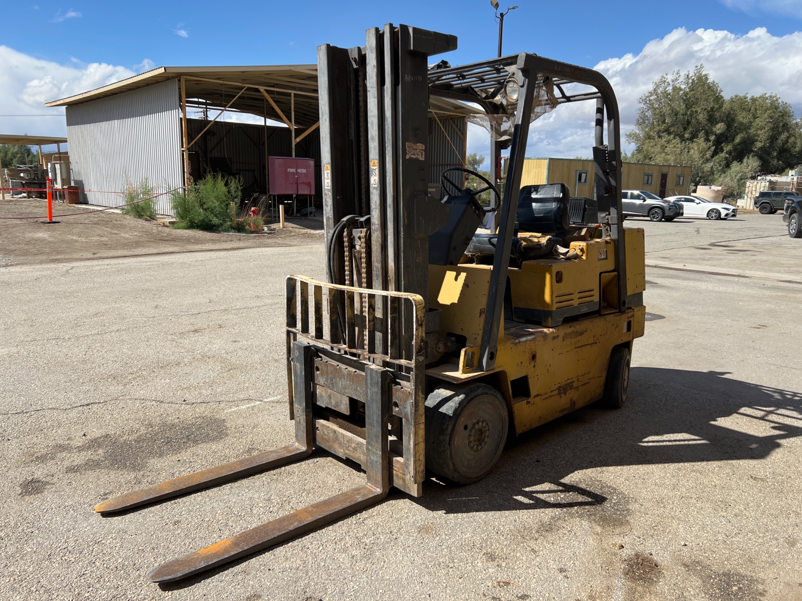 CATERPILLAR T70D SIT-DOWN FORKLIFT