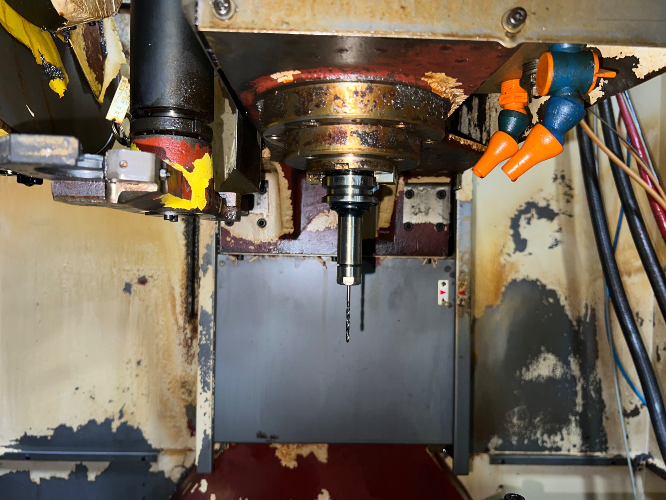 2003 TOYOSK TVT301S VERTICAL MACHINING CENTER