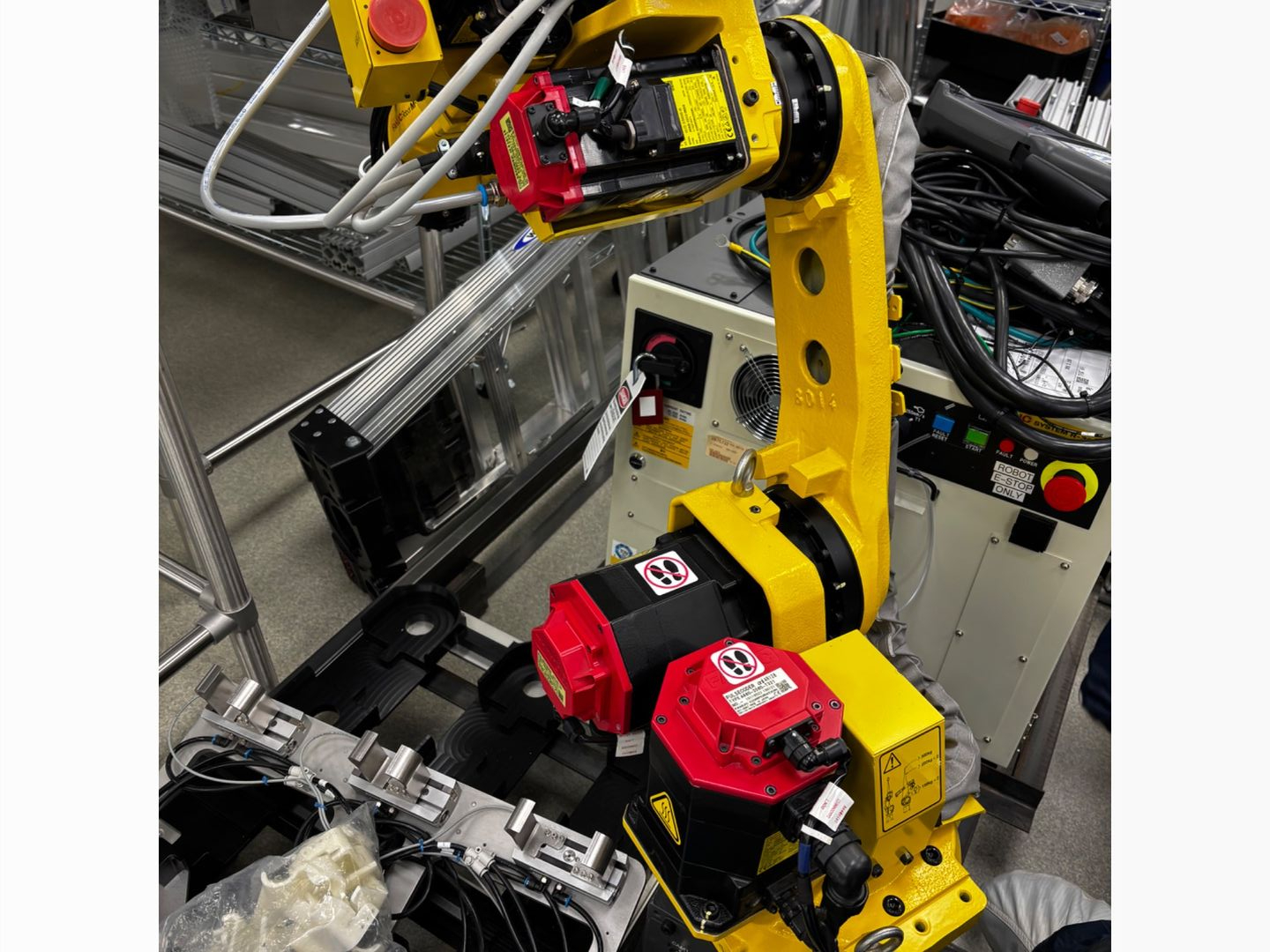 2019 FANUC M-10IA-10MS ROBOT & CONTROLLER ASSEMBLY