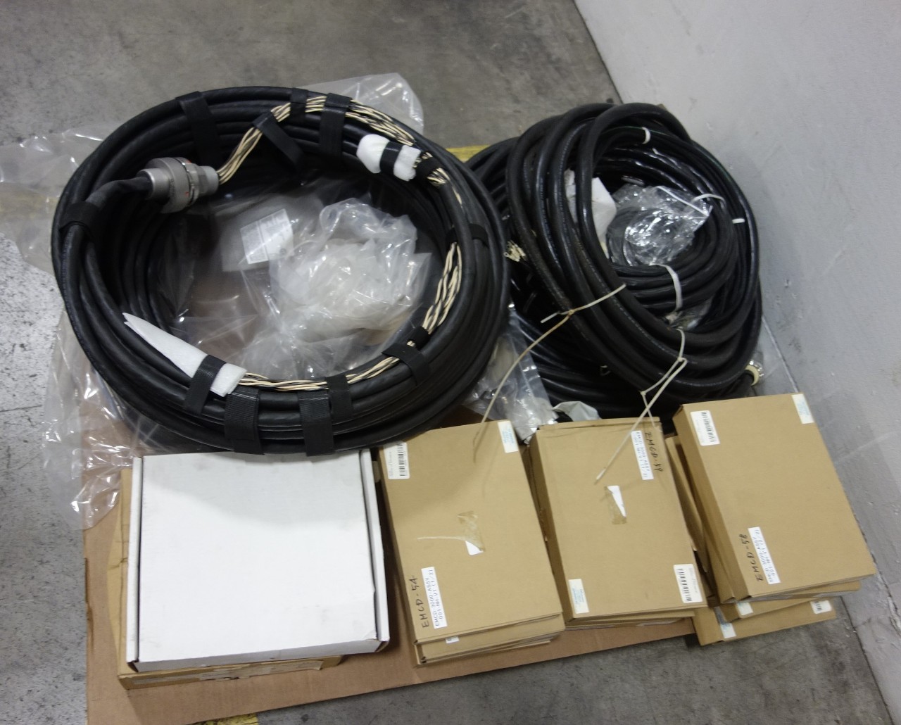 SKU 1067009 -2 PALLETS OF ASSORTED CORDSET CABLES