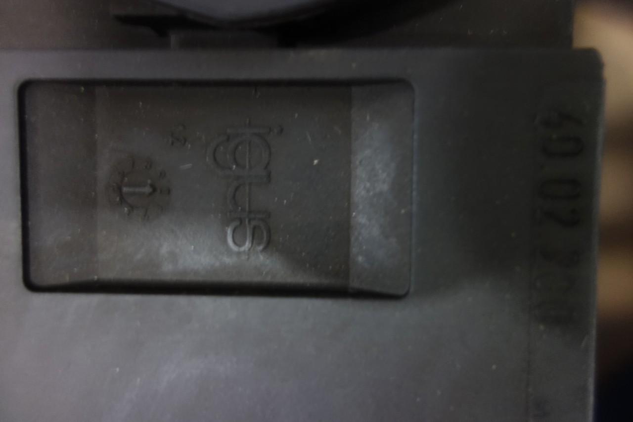 3 PALLETS OF ASSORTED NYLON CABLE AND HOSE CHAINS