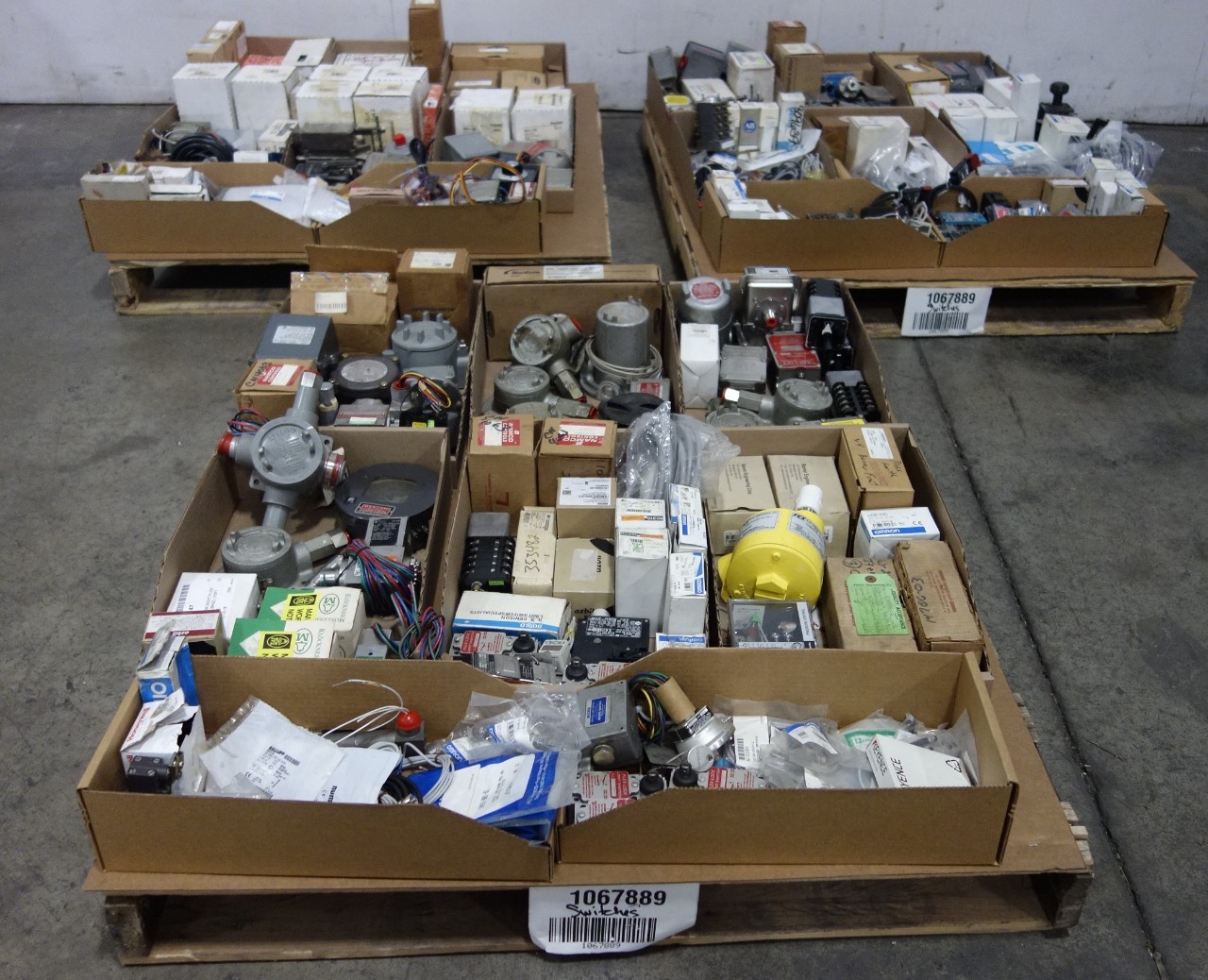 SKU 1067889 - 3 PALLETS OF ASSORTED SWITCHES