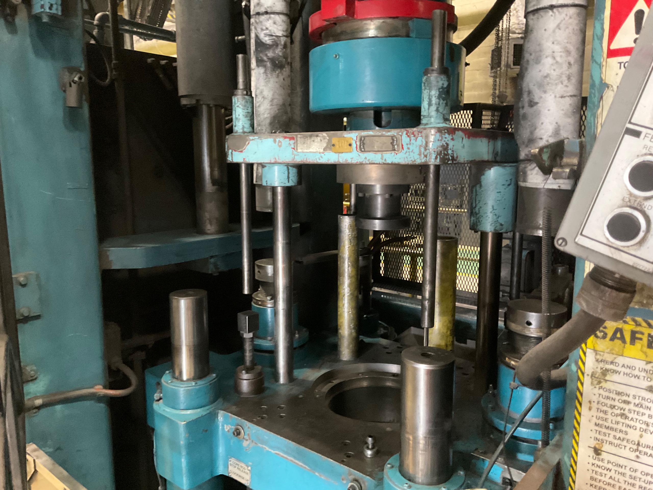 CINCINNATI 220-DCII-6 220 TON COMPACTING PRESS For Sale | Aucto