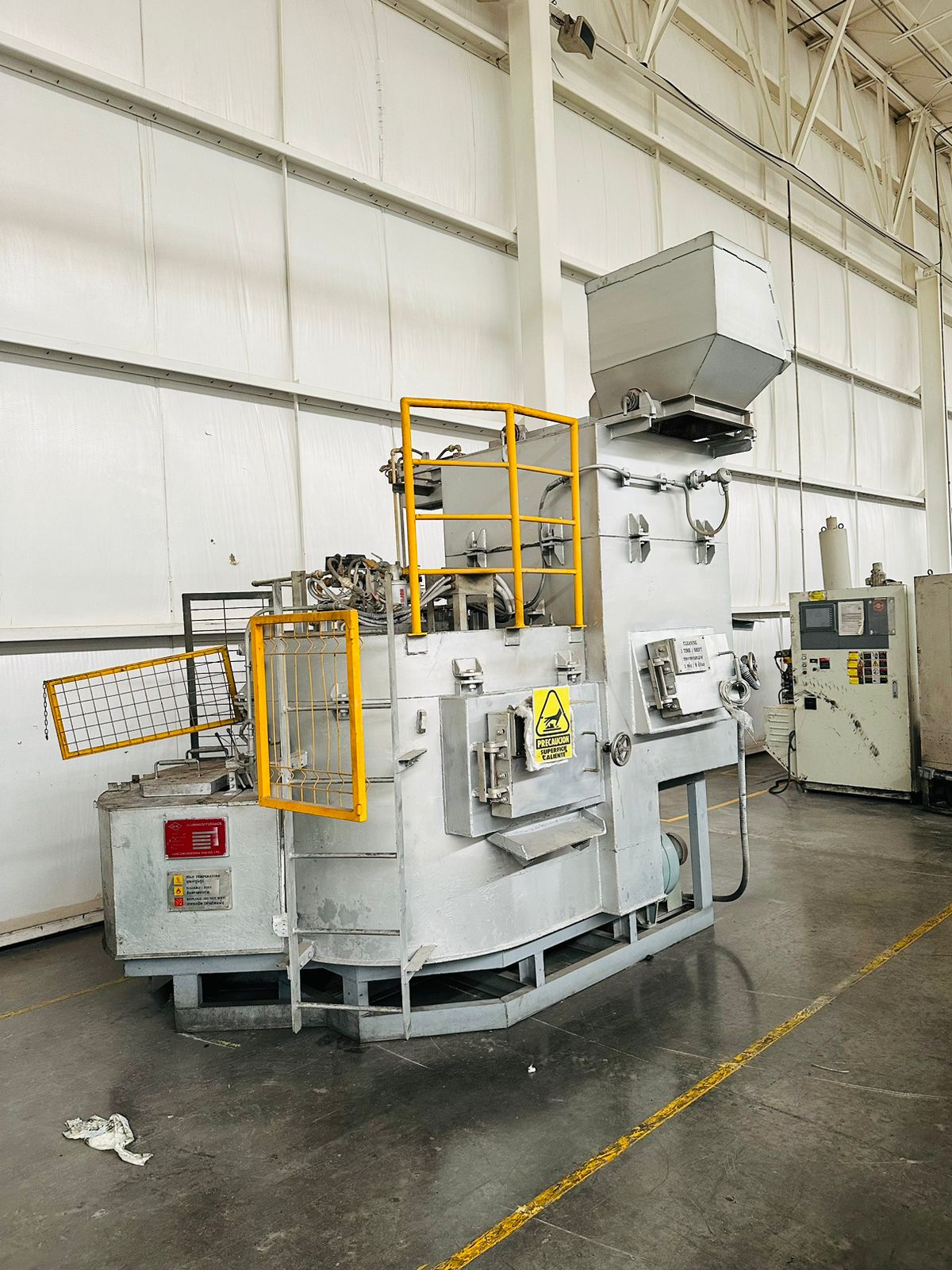 DIE CAST SER 200 ALUMINUM MELTING FURNACE