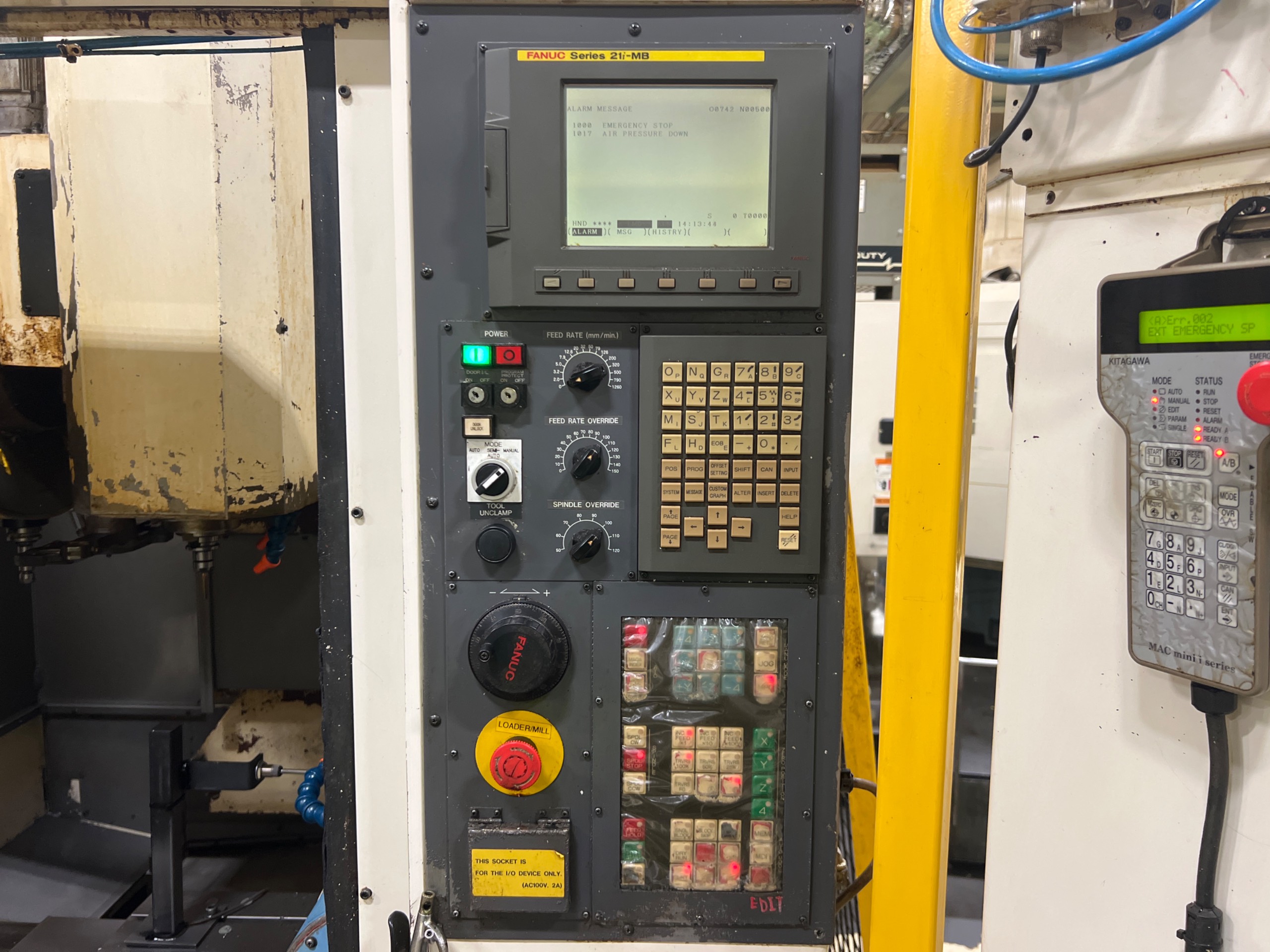 2004 TOYOSK TVT301S VERTICAL MACHINING CENTER For Sale | Aucto