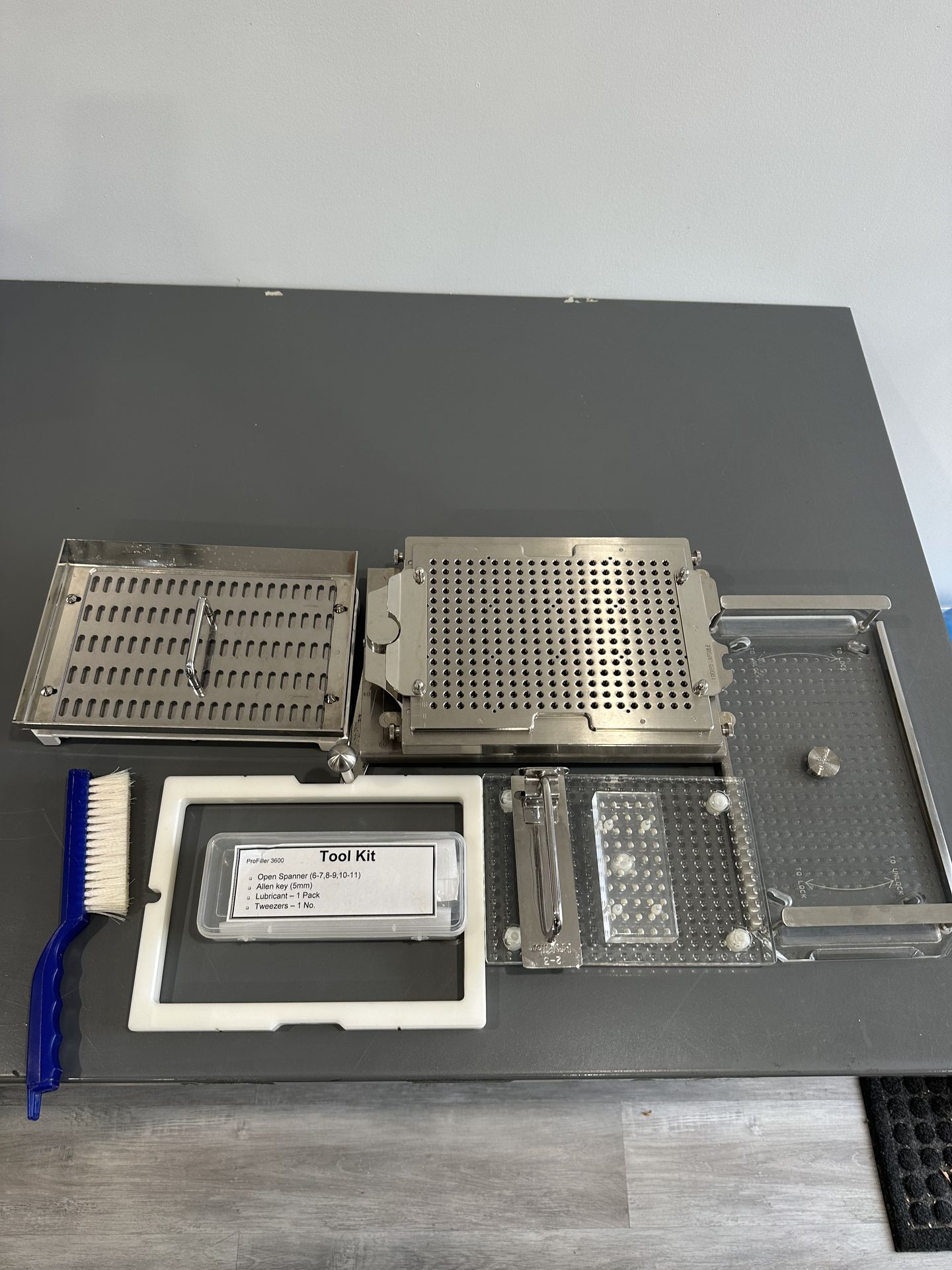 QTY 2: CAPSULE FILLING SYSTEM For Sale | Aucto